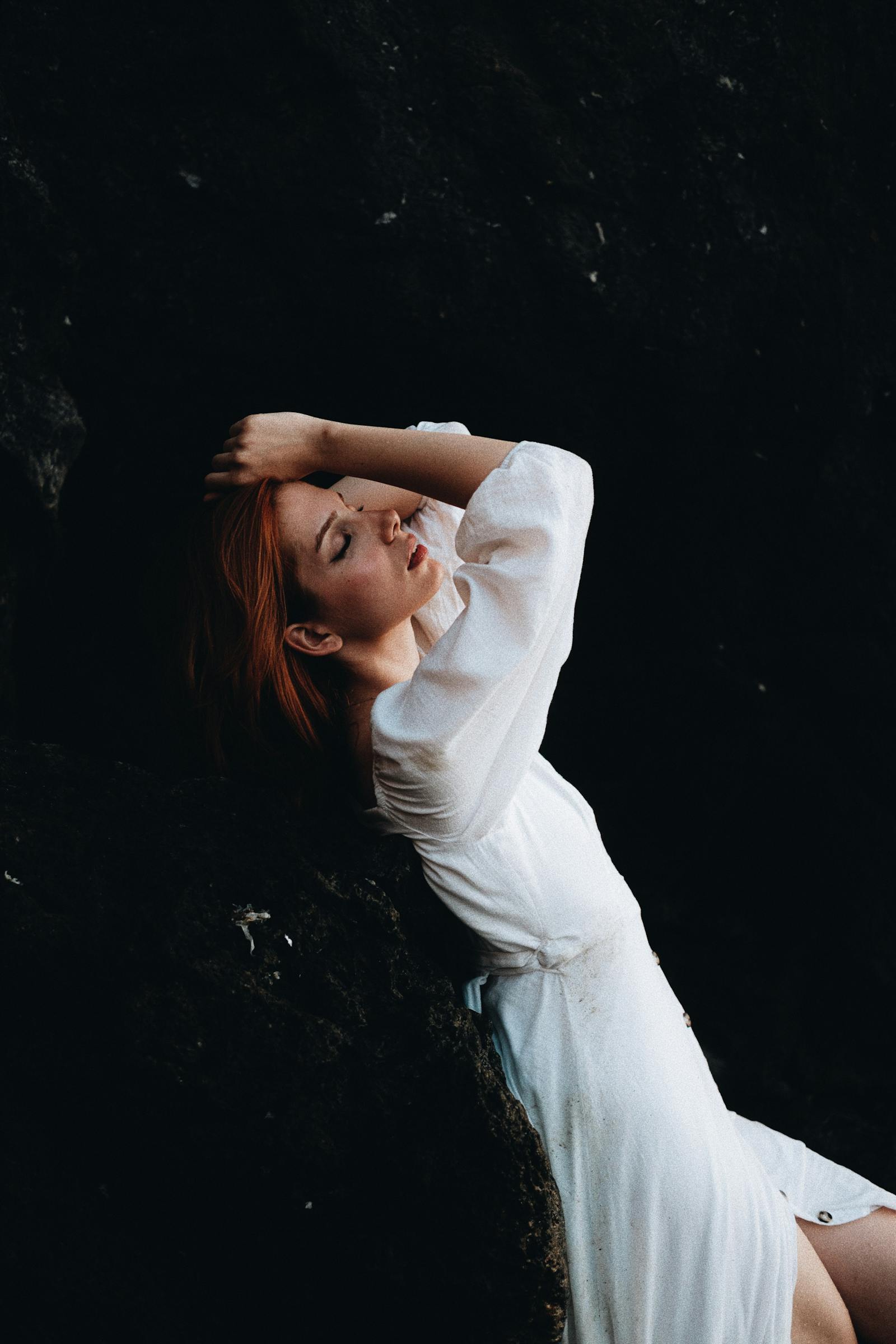 Standing Woman Photos, Download The BEST Free Standing Woman Stock ...