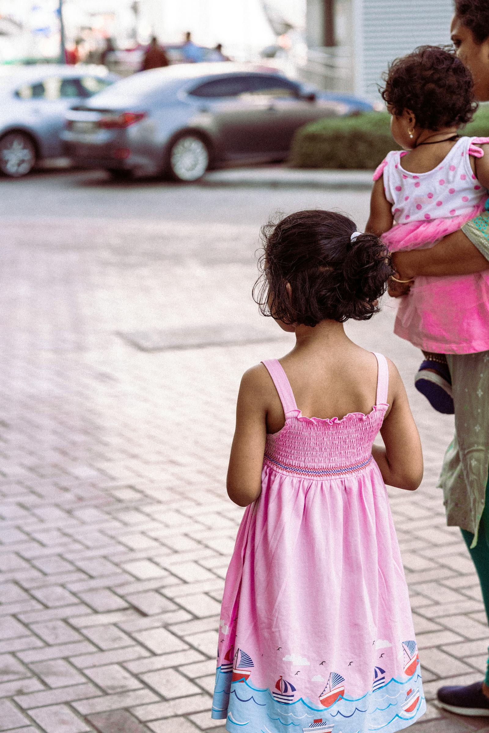 Girl Standing Photos, Download The BEST Free Girl Standing Stock Photos ...