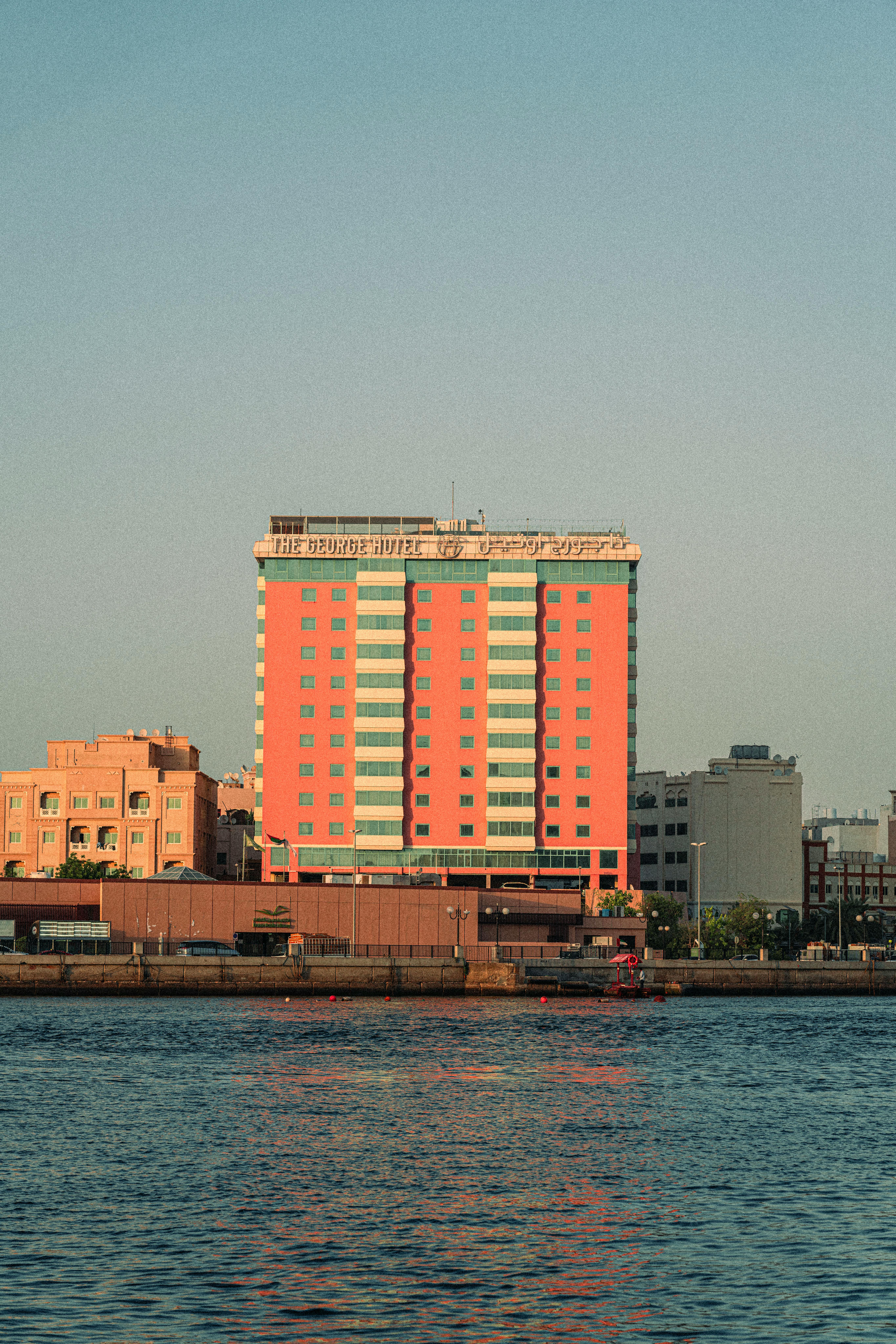 Beige Concrete Building · Free Stock Photo