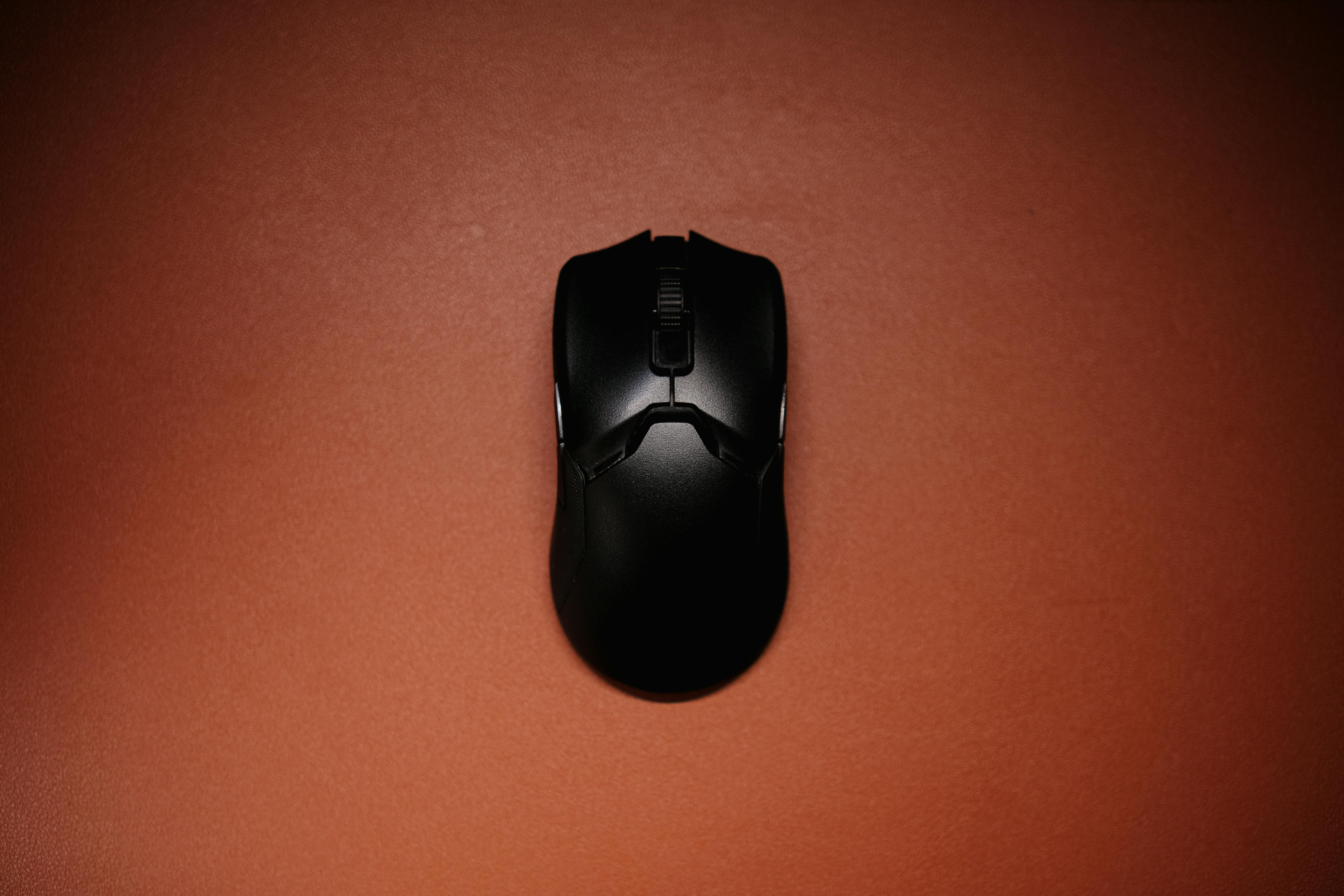 Selective Focus Photography of Black Gaming Mouse · Free Stock Photo