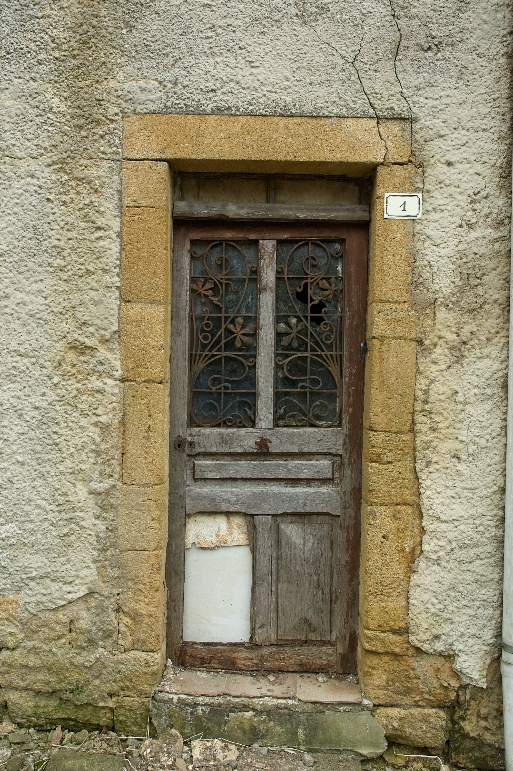 Door in Stone Building · Free Stock Photo