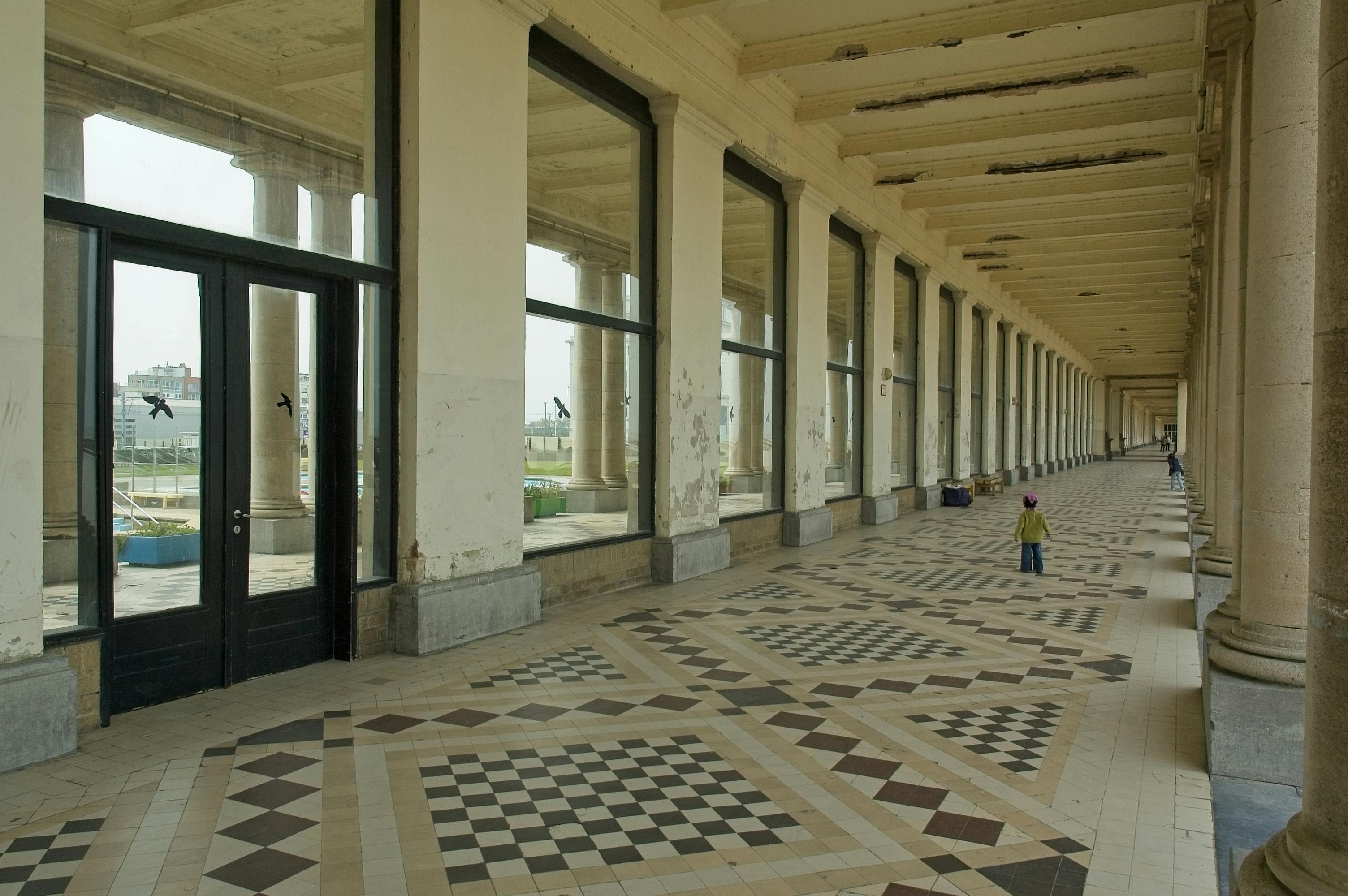 Pattern on Corridor Floor · Free Stock Photo