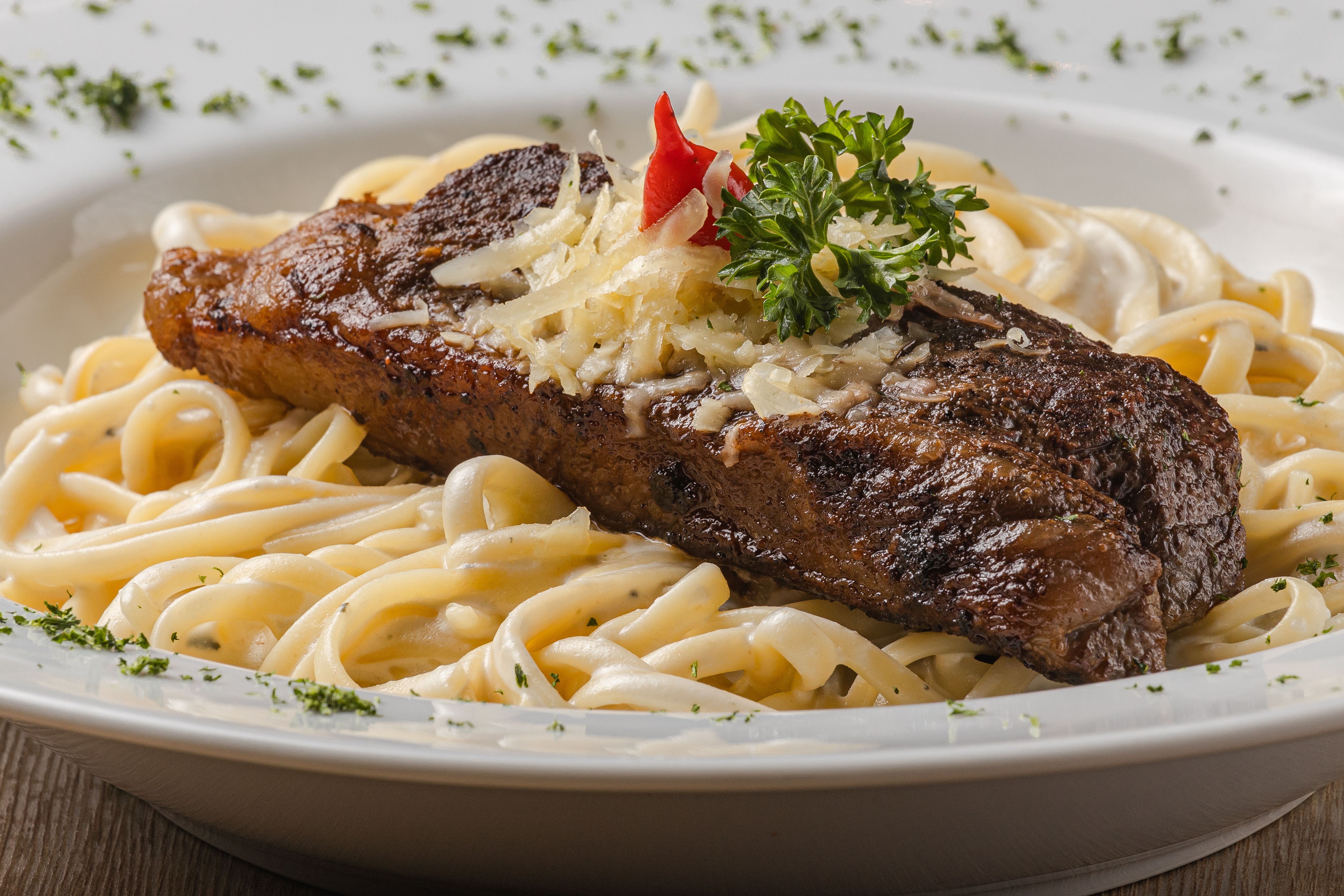Macarrão com picanha · Free Stock Photo
