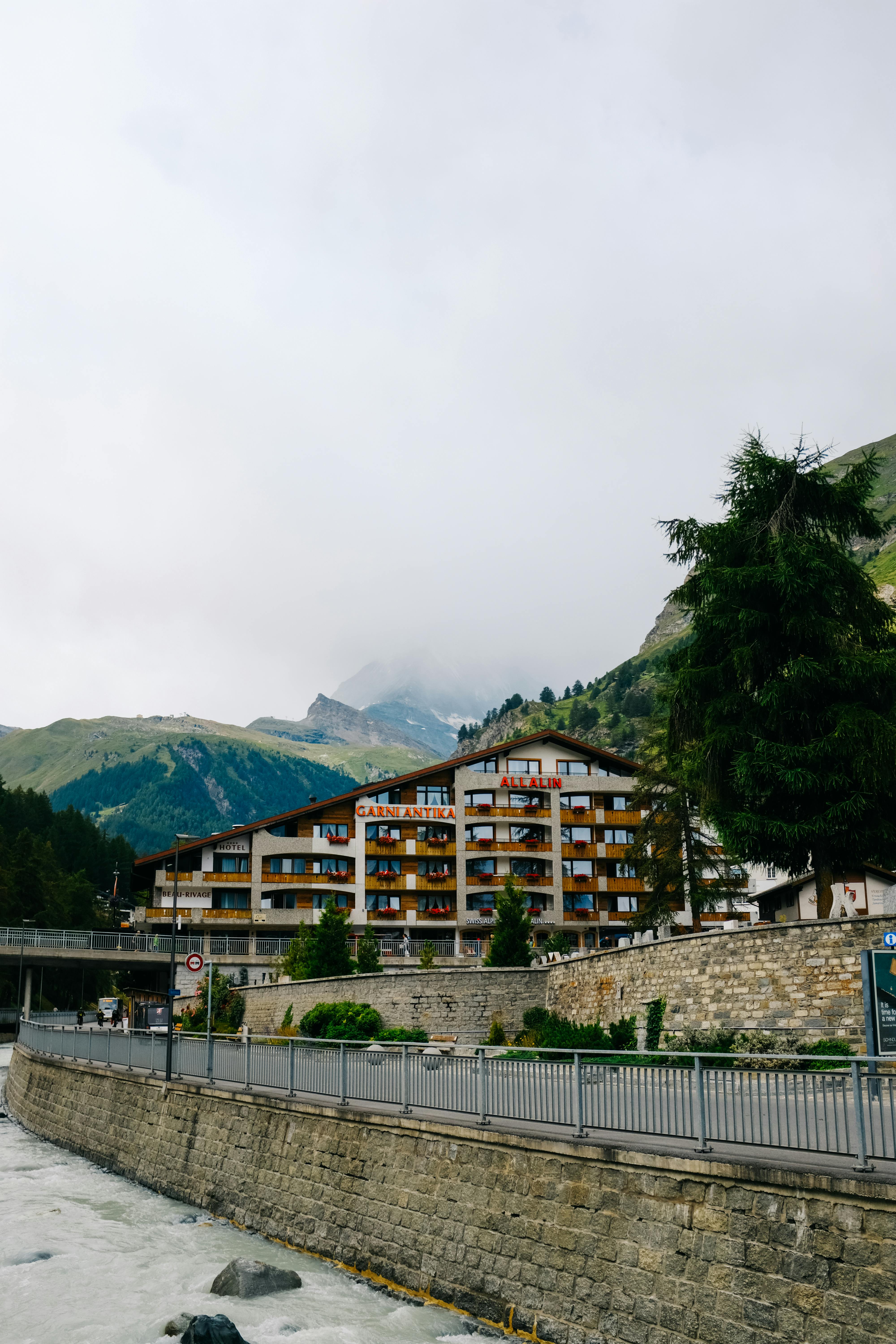 Photo of a Resort · Free Stock Photo