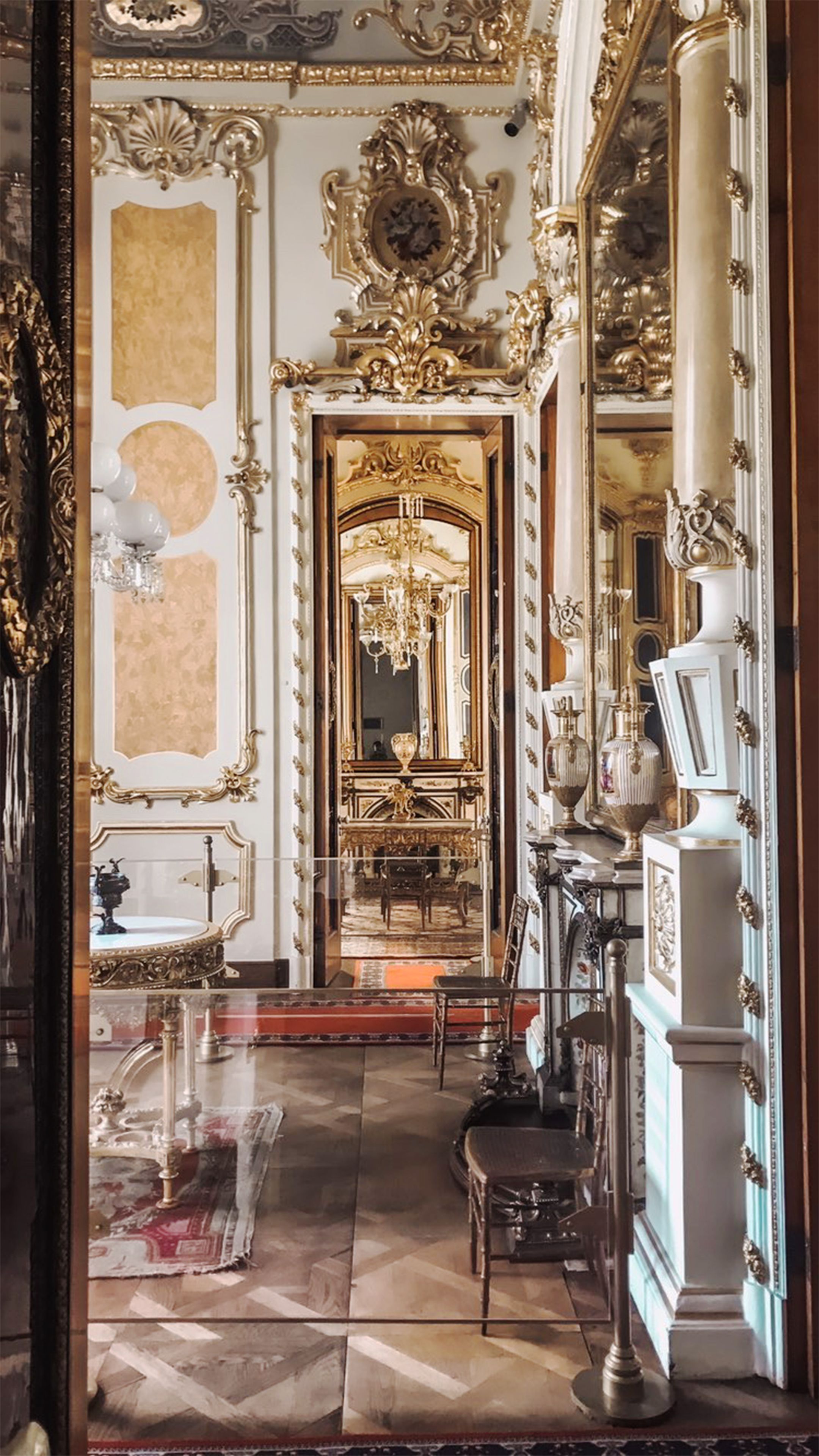 Luxury Palace Room Reflection in Mirror · Free Stock Photo