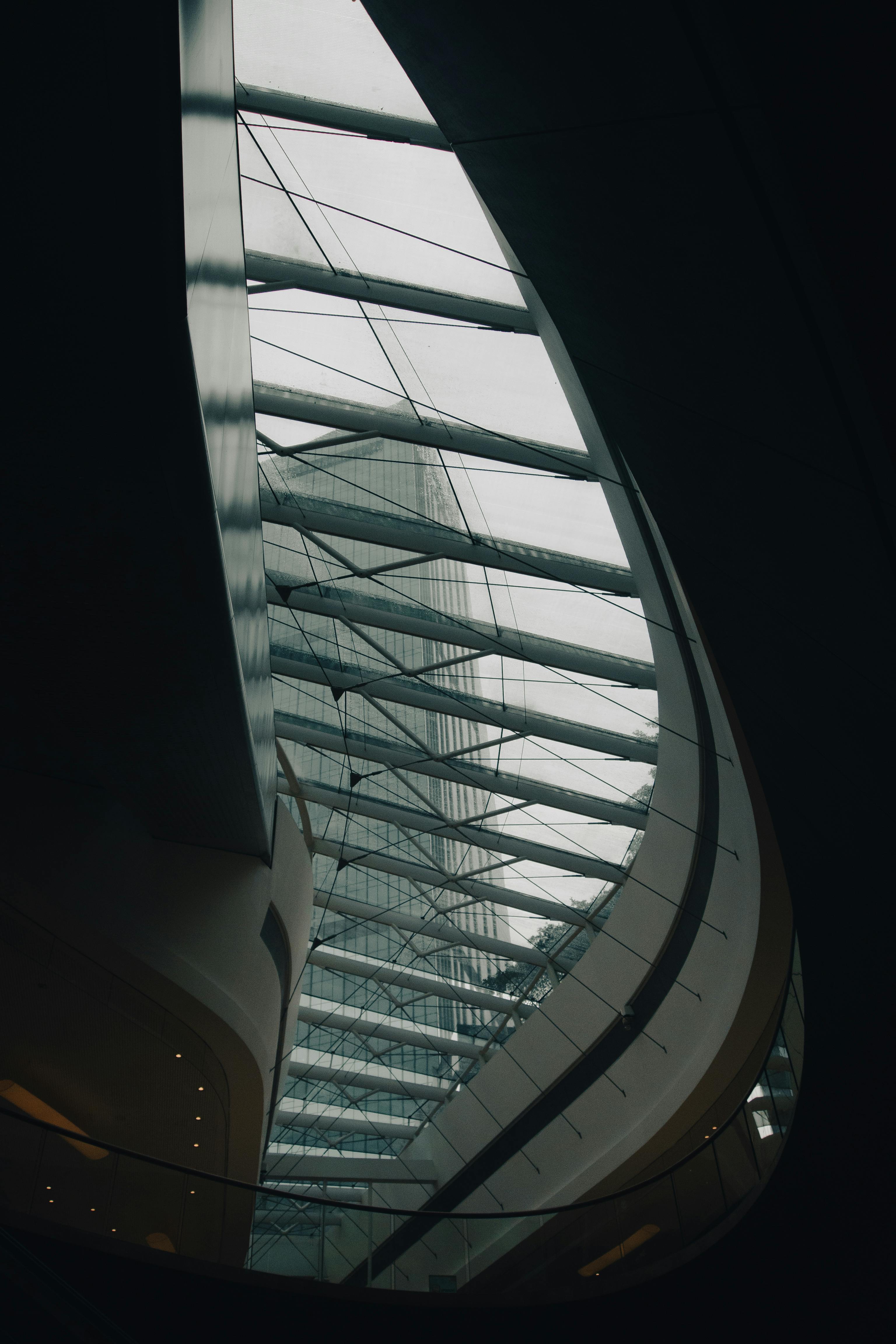 Red interior design of modern multistory building · Free Stock Photo