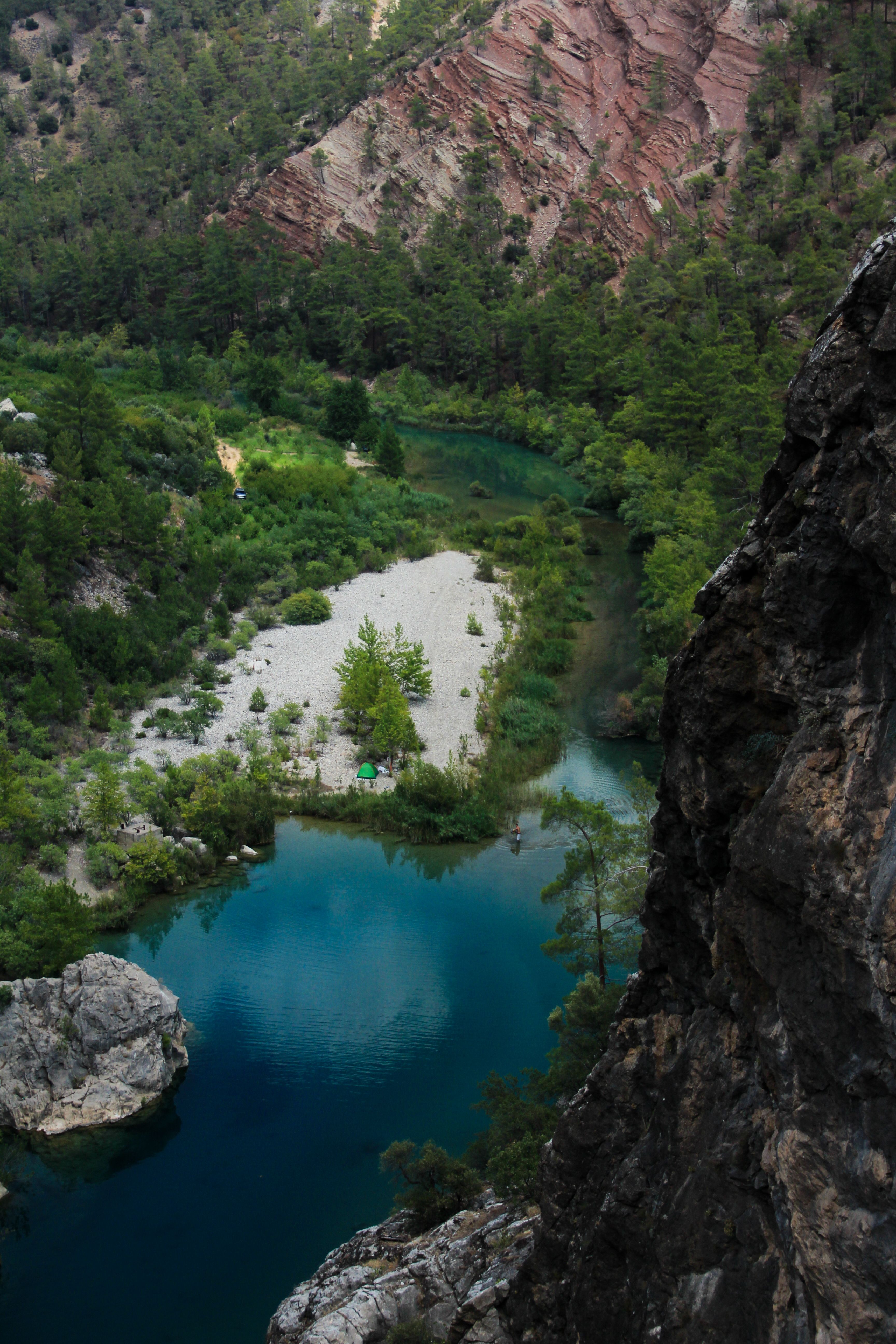 River in Valley · Free Stock Photo