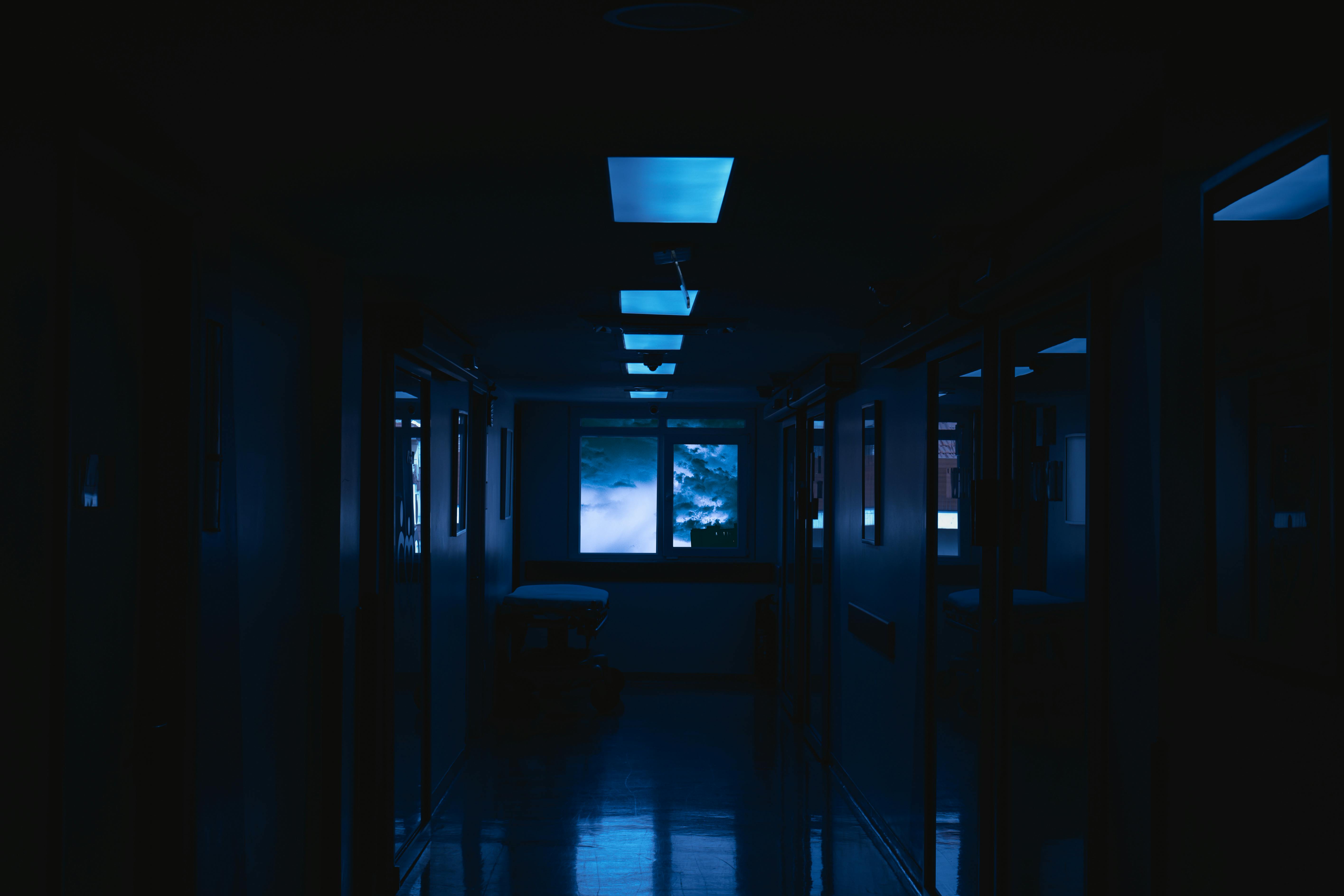 Glowing Keyhole In Dark Hallway Photos, Download The BEST Free Glowing ...