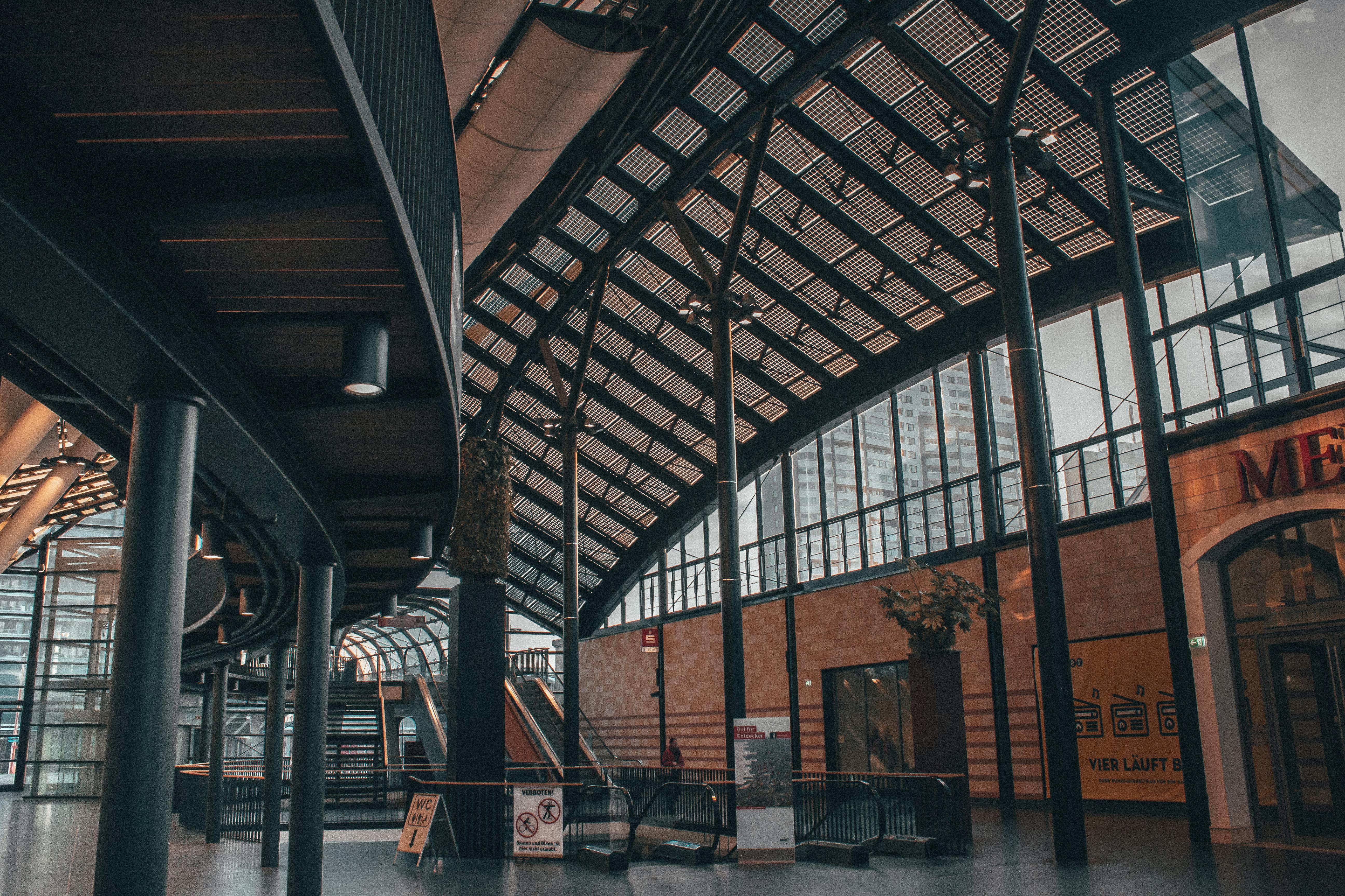 Black Steel Building · Free Stock Photo