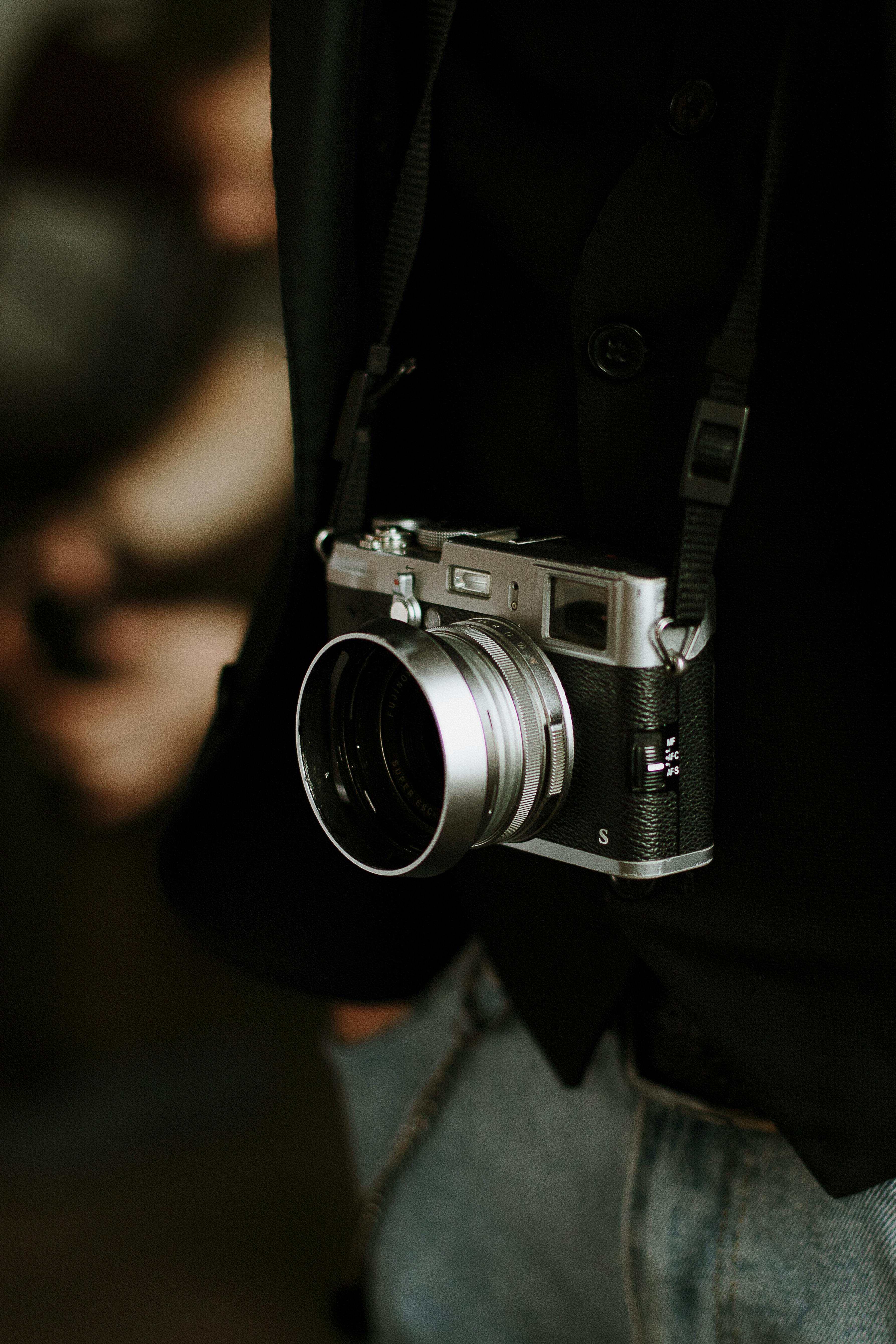 Camera in Darkness · Free Stock Photo