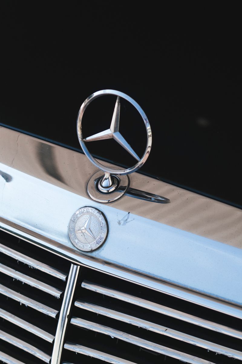 Mercedes Sign Photos, Download The BEST Free Mercedes Sign Stock Photos ...