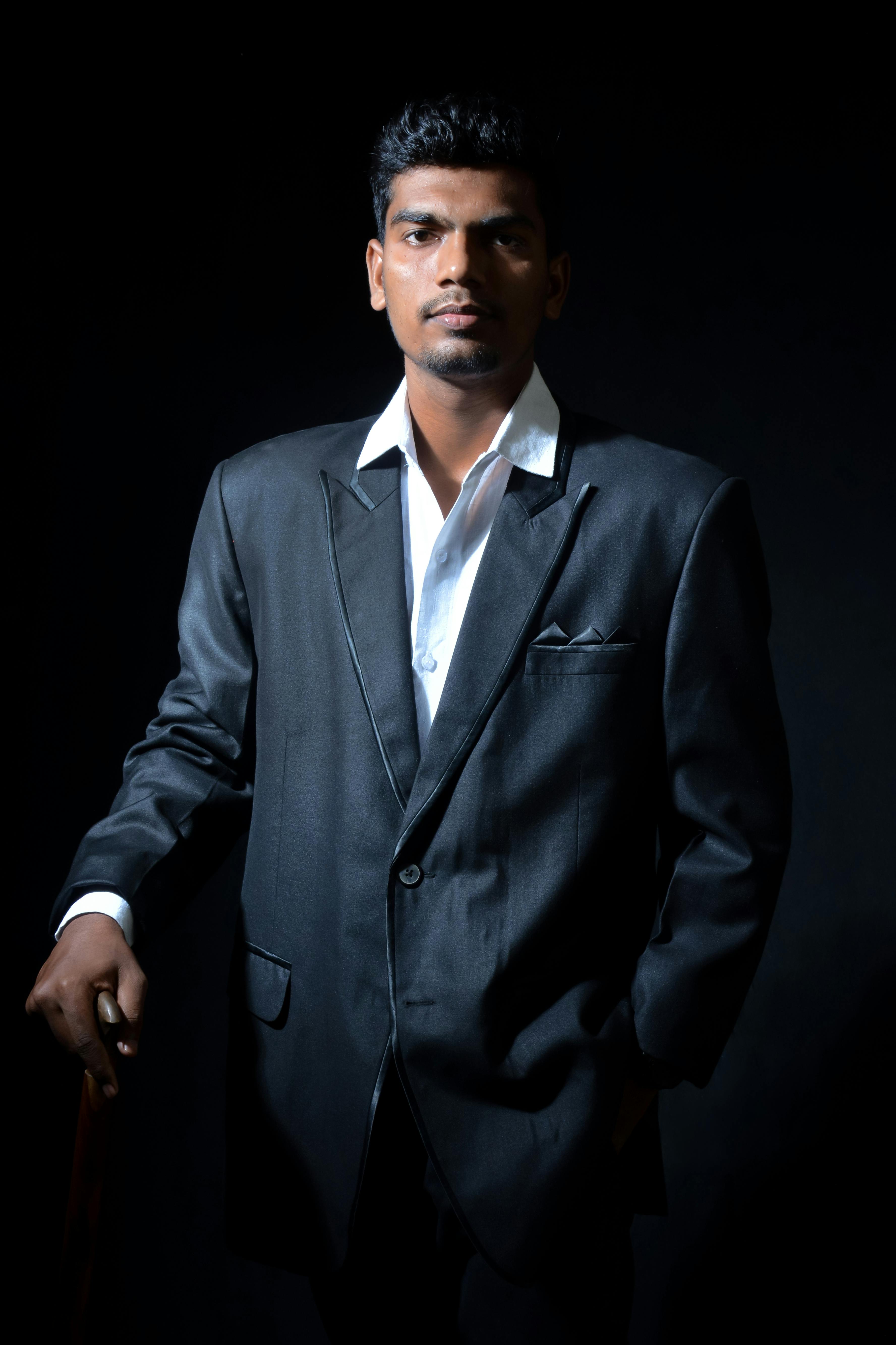 Man in Suit · Free Stock Photo