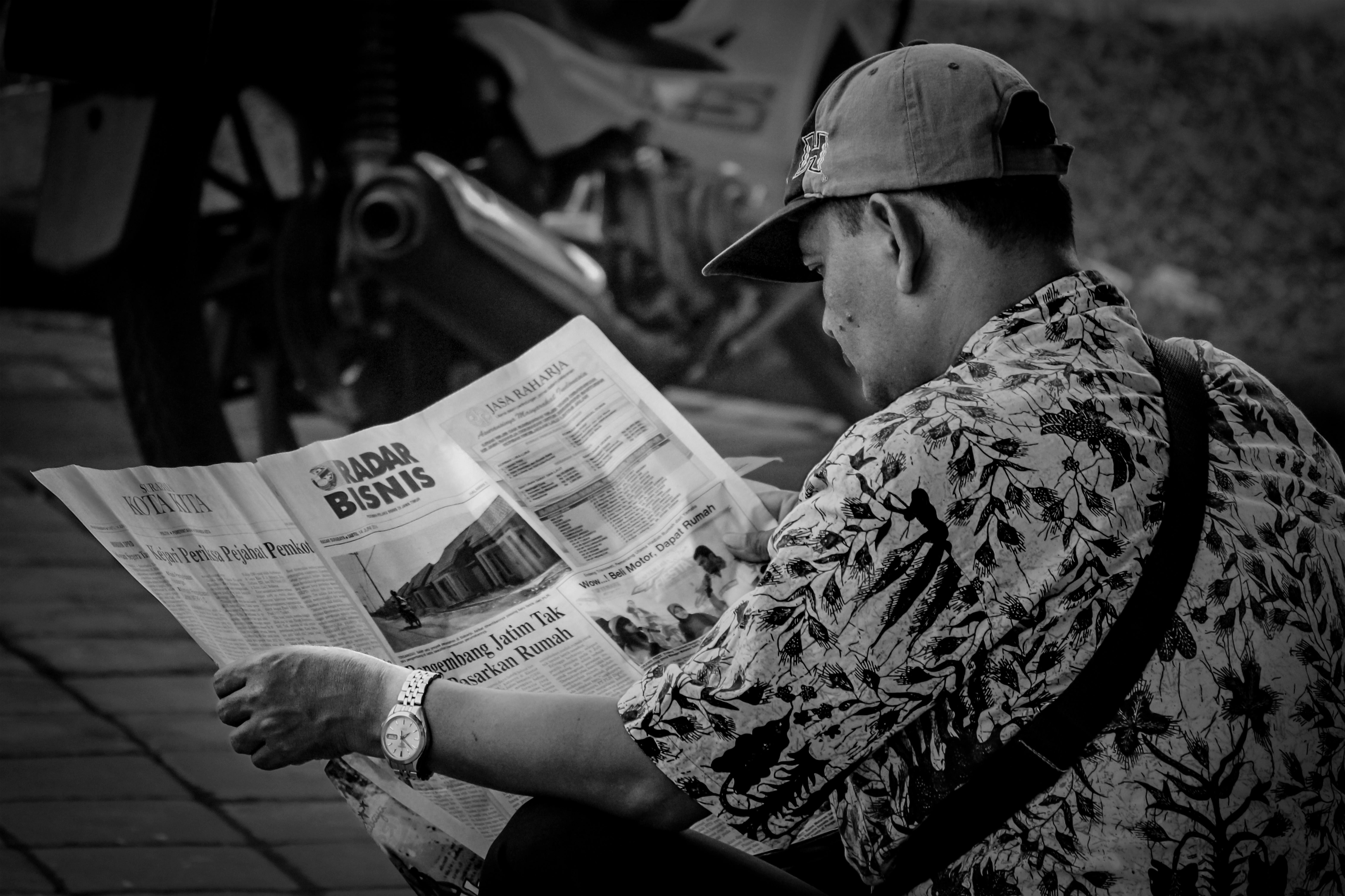 Newspaper Delivery Man Photos, Download The BEST Free Newspaper ...