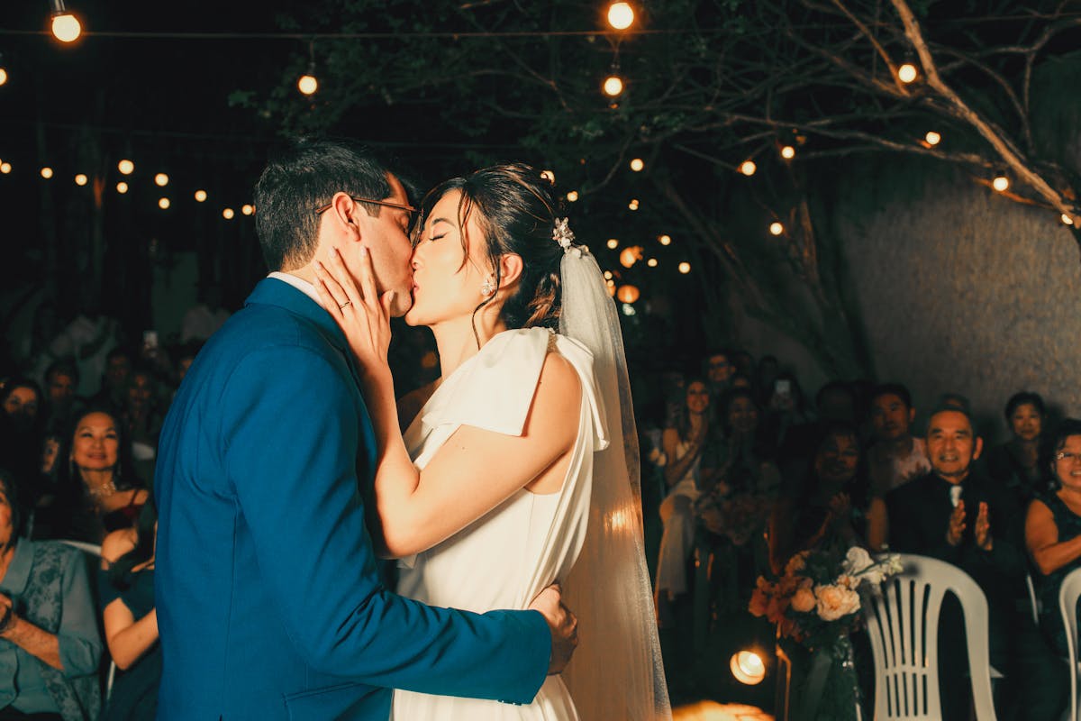 First Kiss Photos, Download The BEST Free First Kiss Stock Photos & HD ...