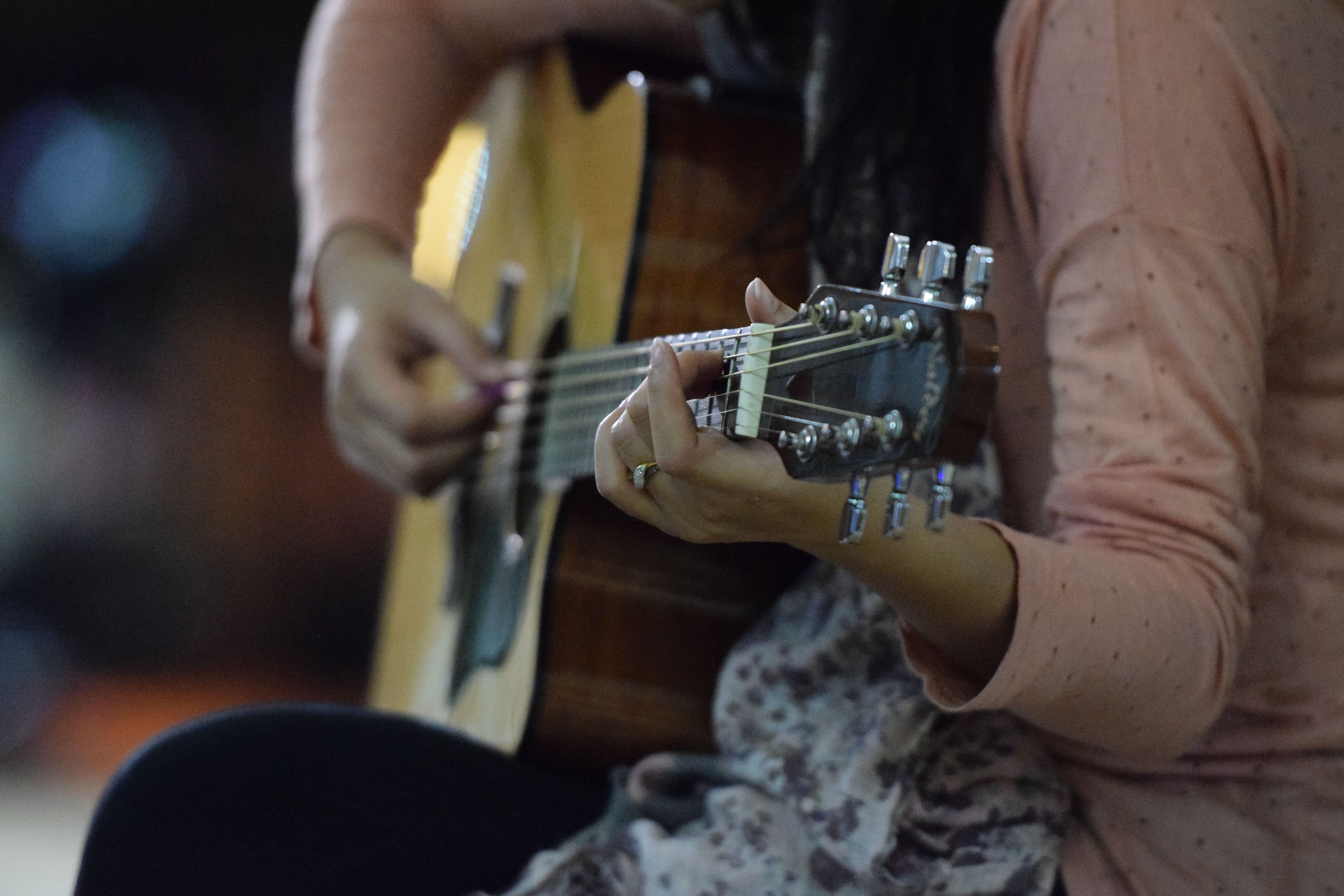 Foto de stock gratuita sobre acordes, actuación, acústico, afición ...