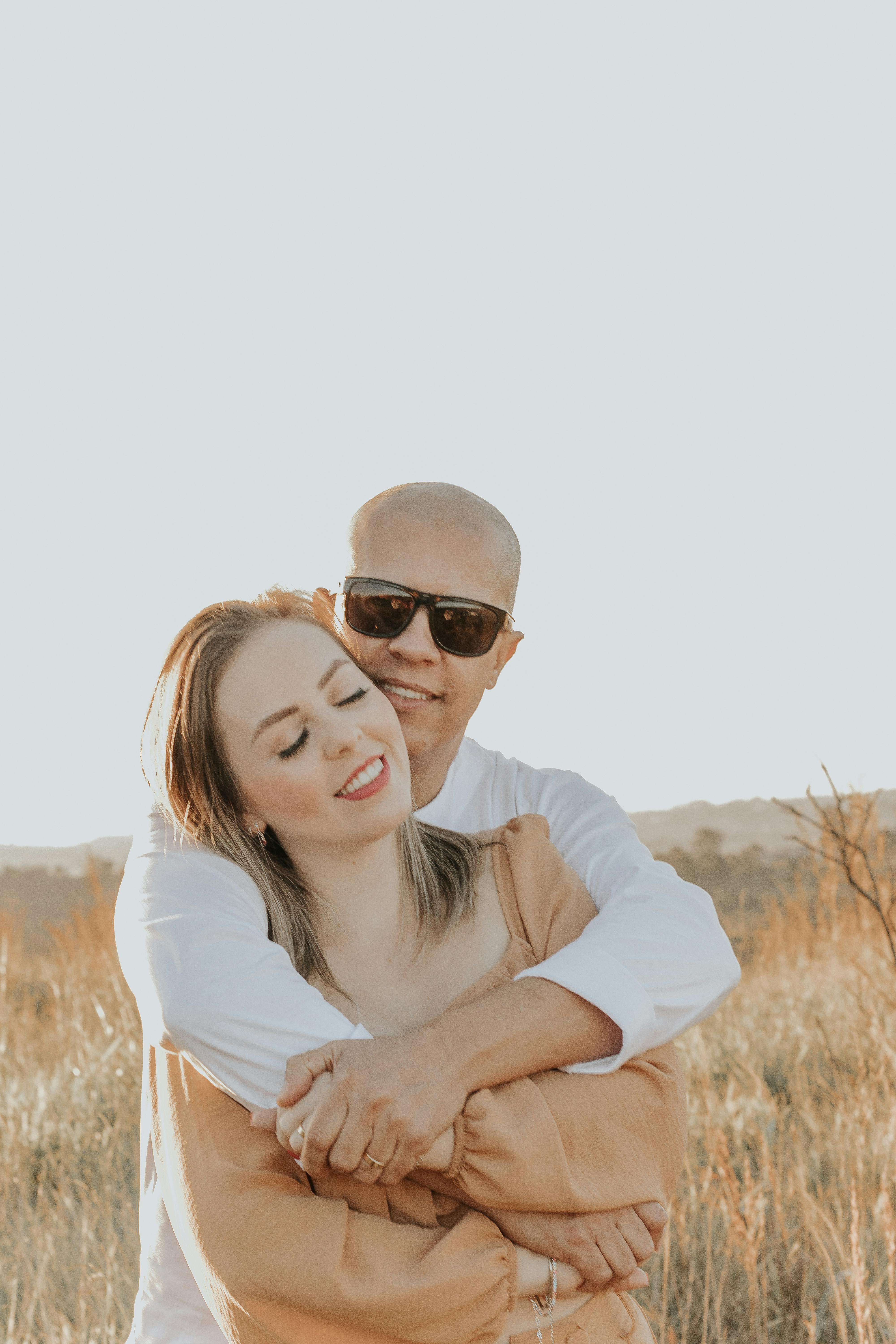 Men And Women Smiling Photos, Download The BEST Free Men And Women ...