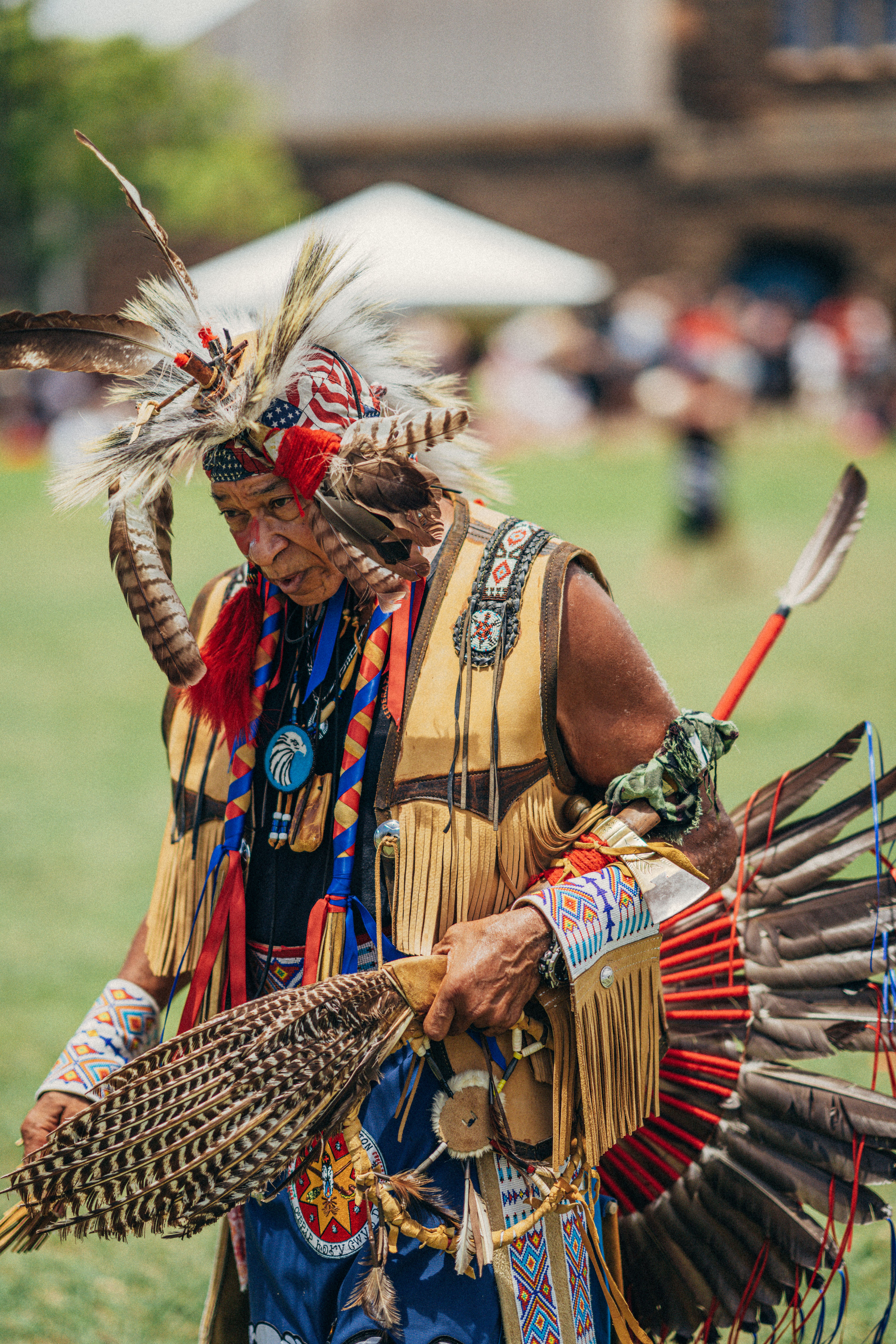 Elderly Man in Traditional North American Indigenous Clothing · Free ...