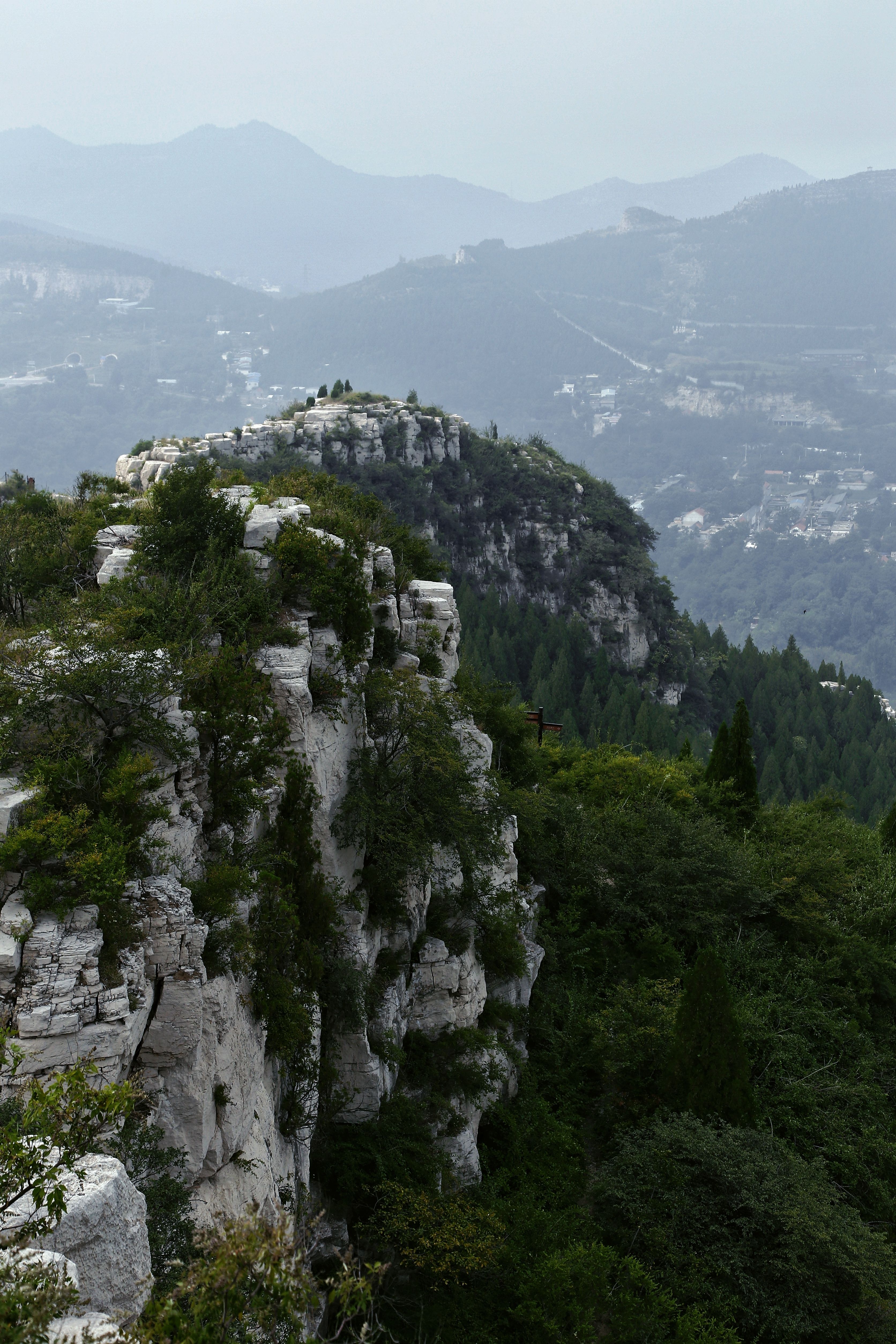 Green and Gray Mountain · Free Stock Photo
