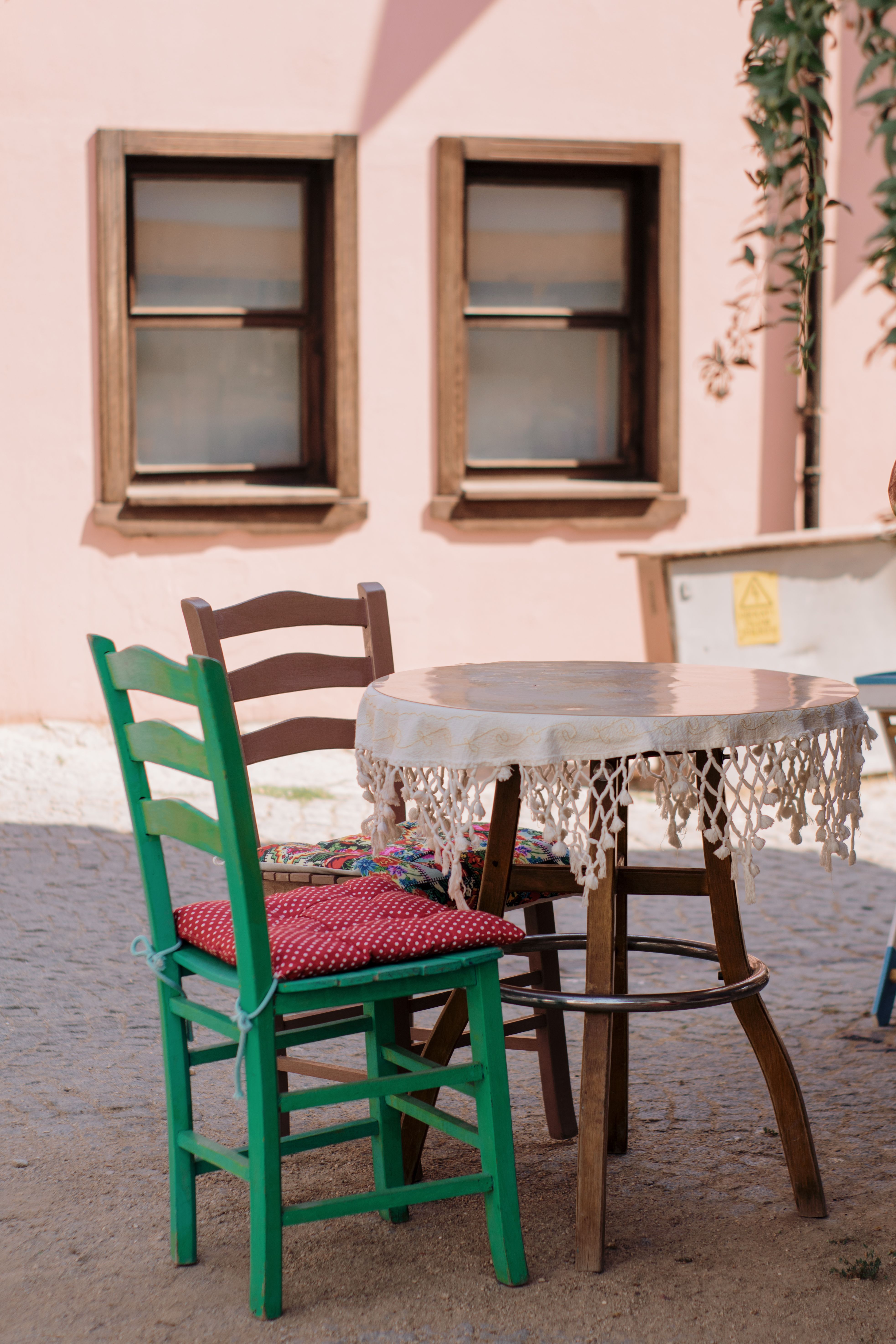 Table and Chairs on Ground · Free Stock Photo