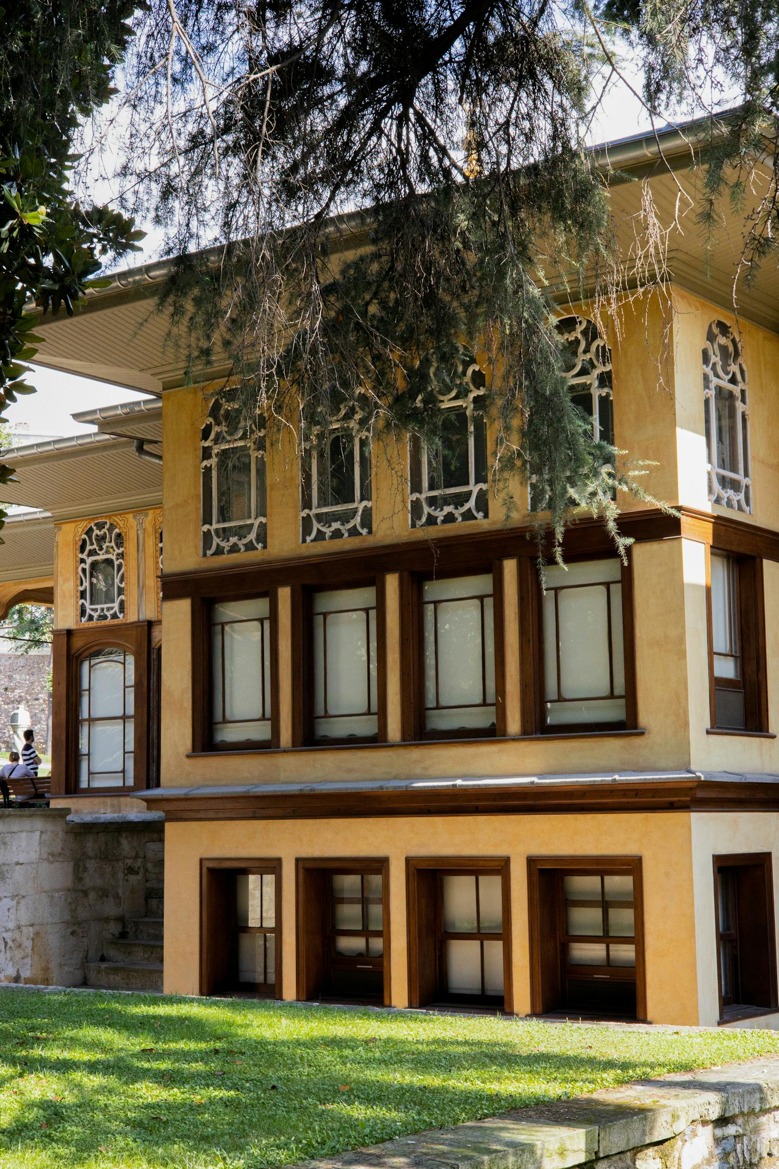 Yellow Mansion Photos, Download The BEST Free Yellow Mansion Stock ...