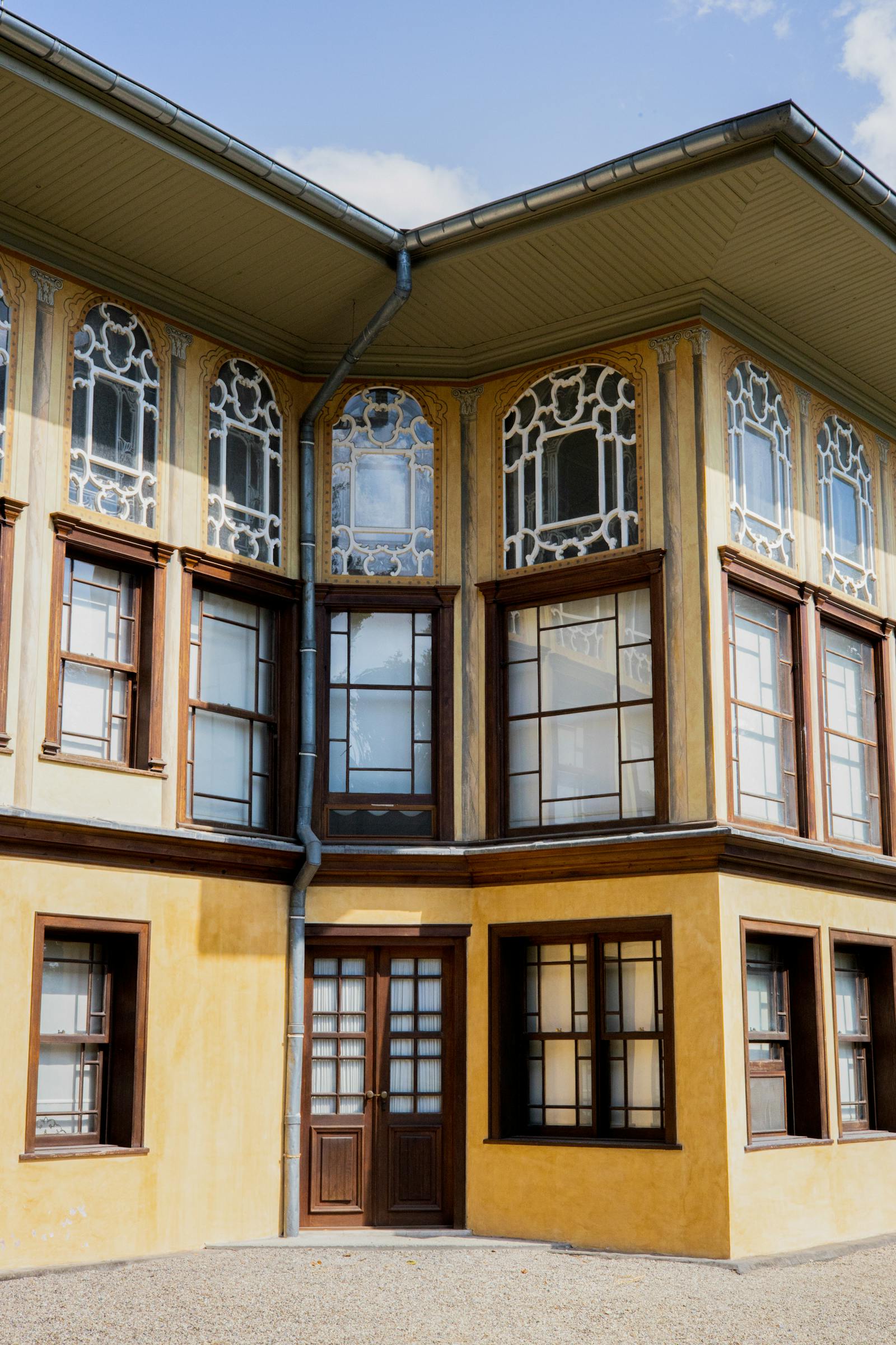 Yellow Mansion Photos, Download The BEST Free Yellow Mansion Stock ...