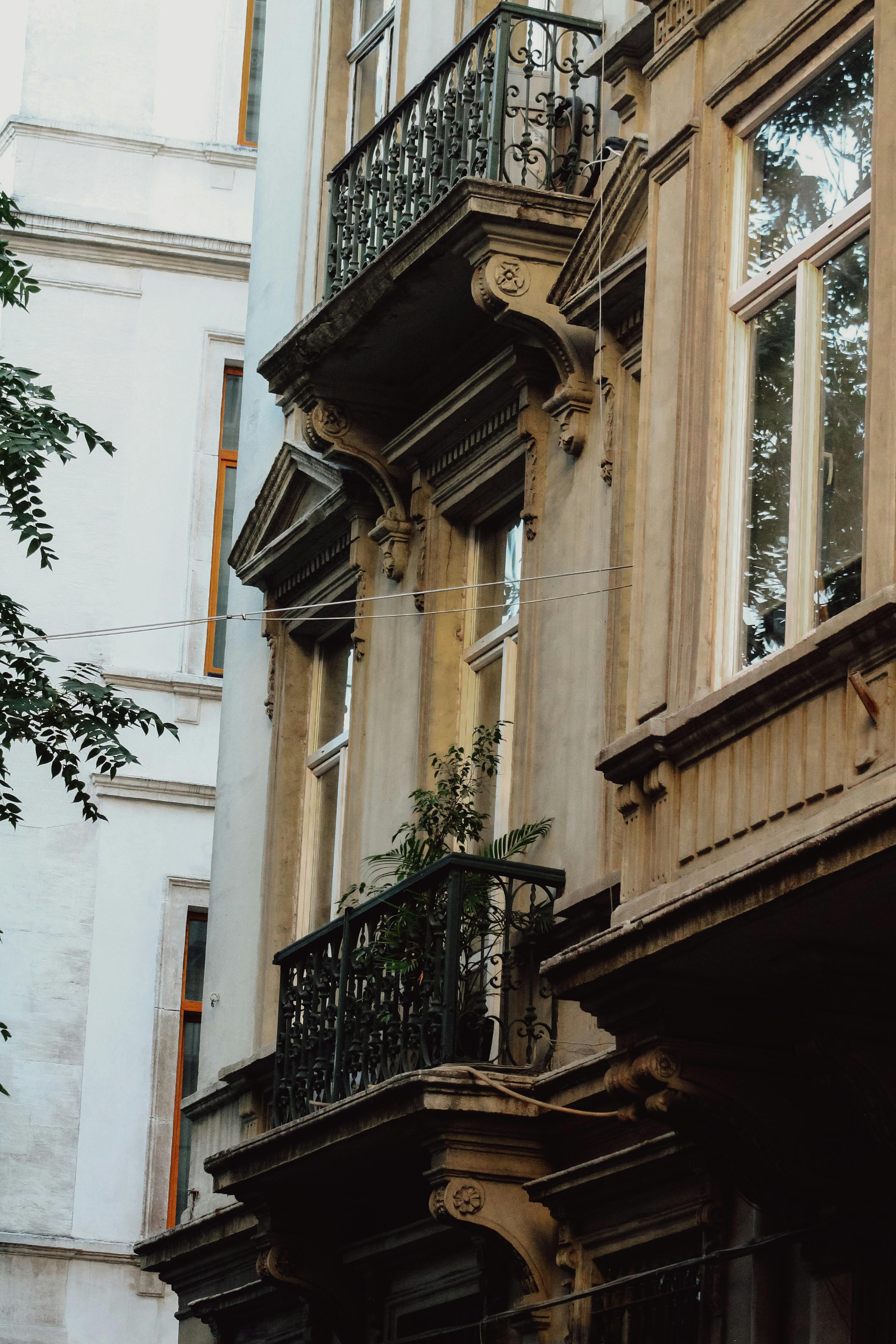Windows in a Tenement House · Free Stock Photo