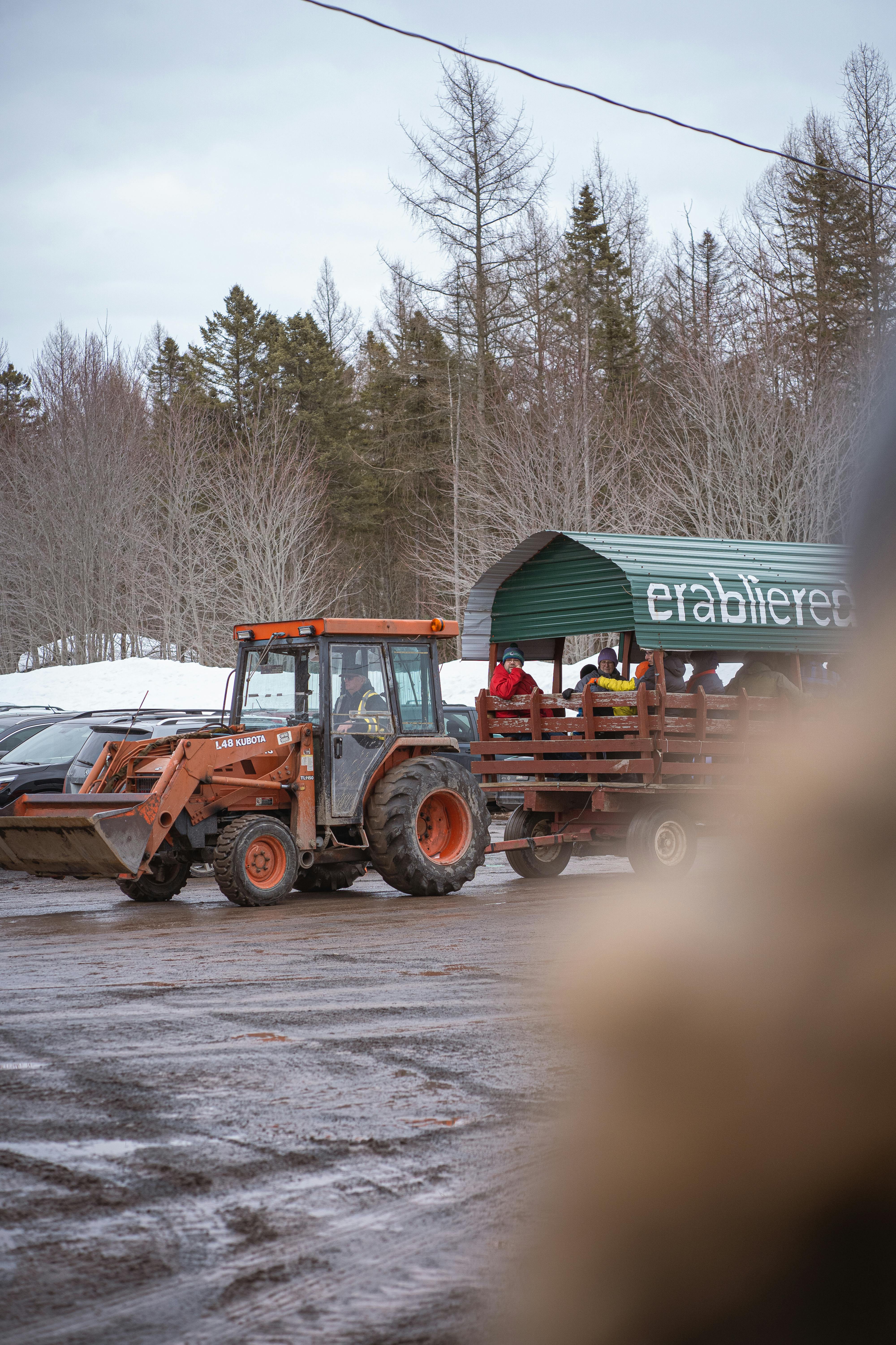 Ut Tractor Photos, Download The BEST Free Ut Tractor Stock Photos & HD ...