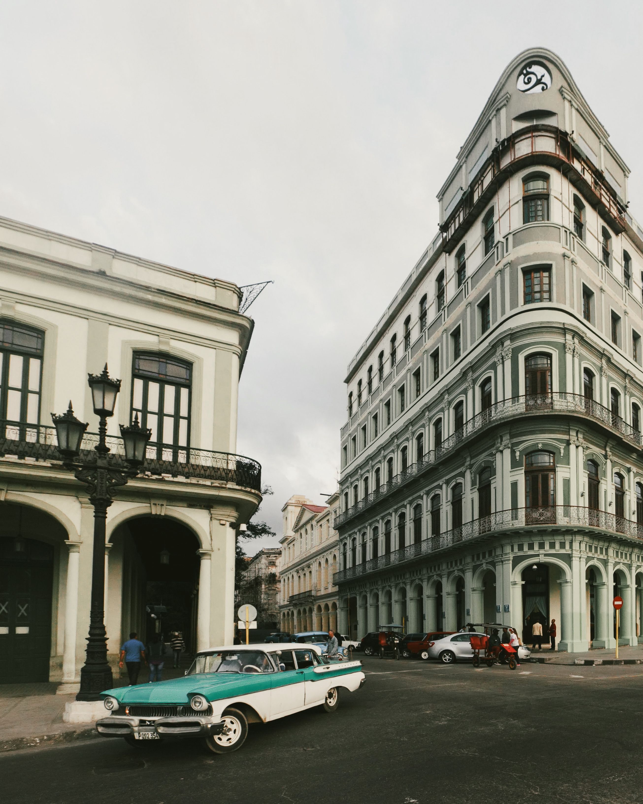 Alley in Havana, Cuba · Free Stock Photo