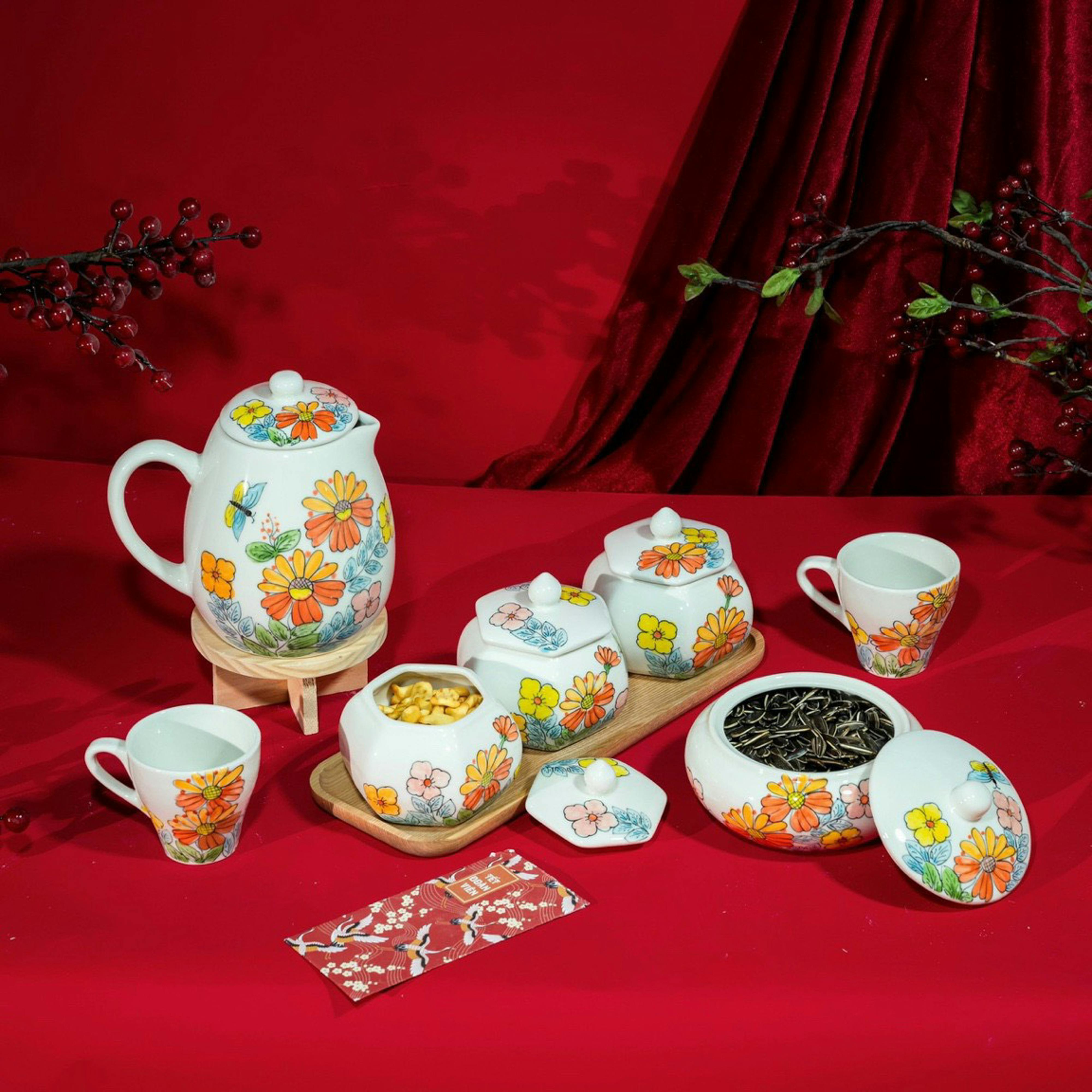 Ornate Tea Pottery Set · Free Stock Photo