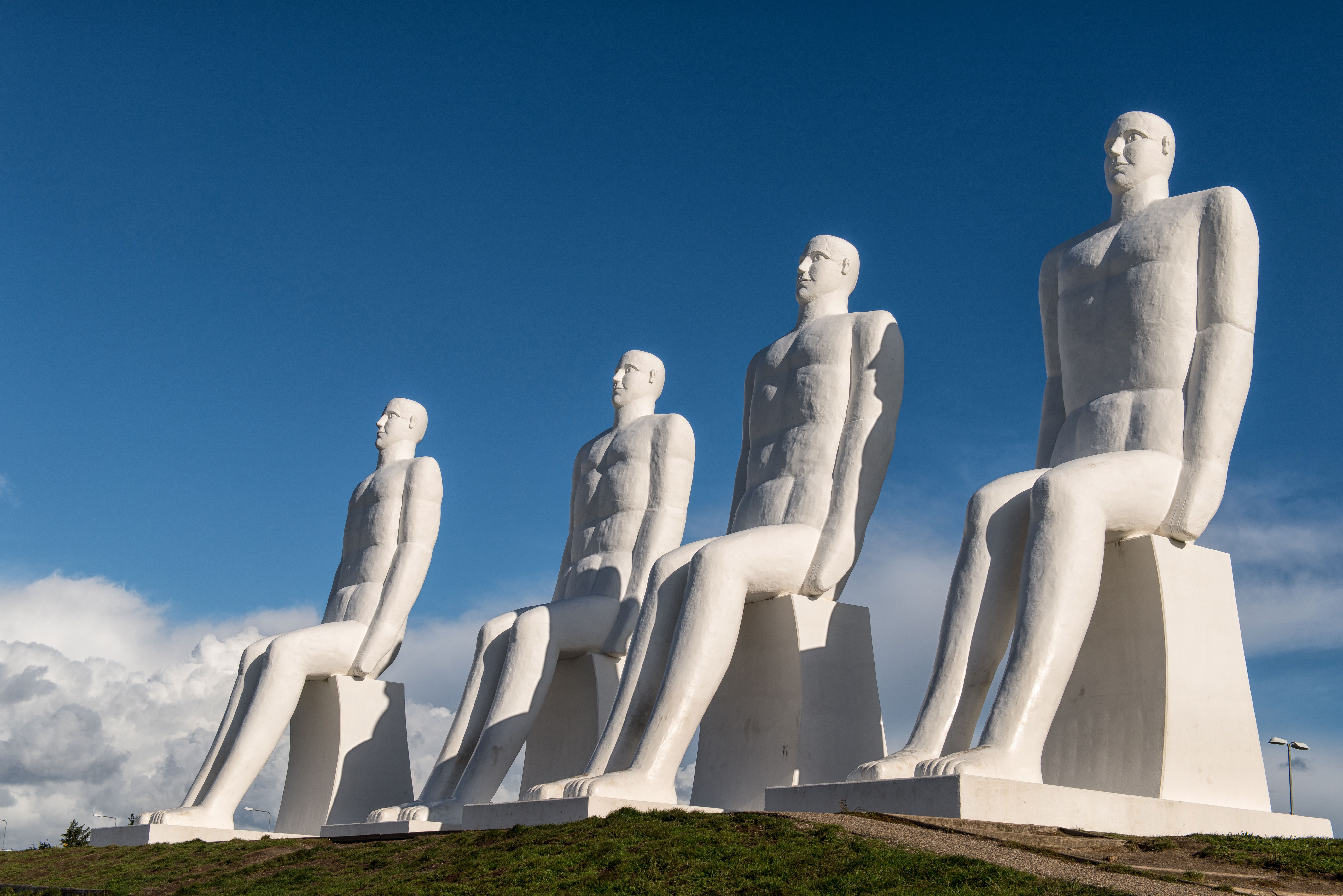 Monumental Men Statue · Free Stock Photo