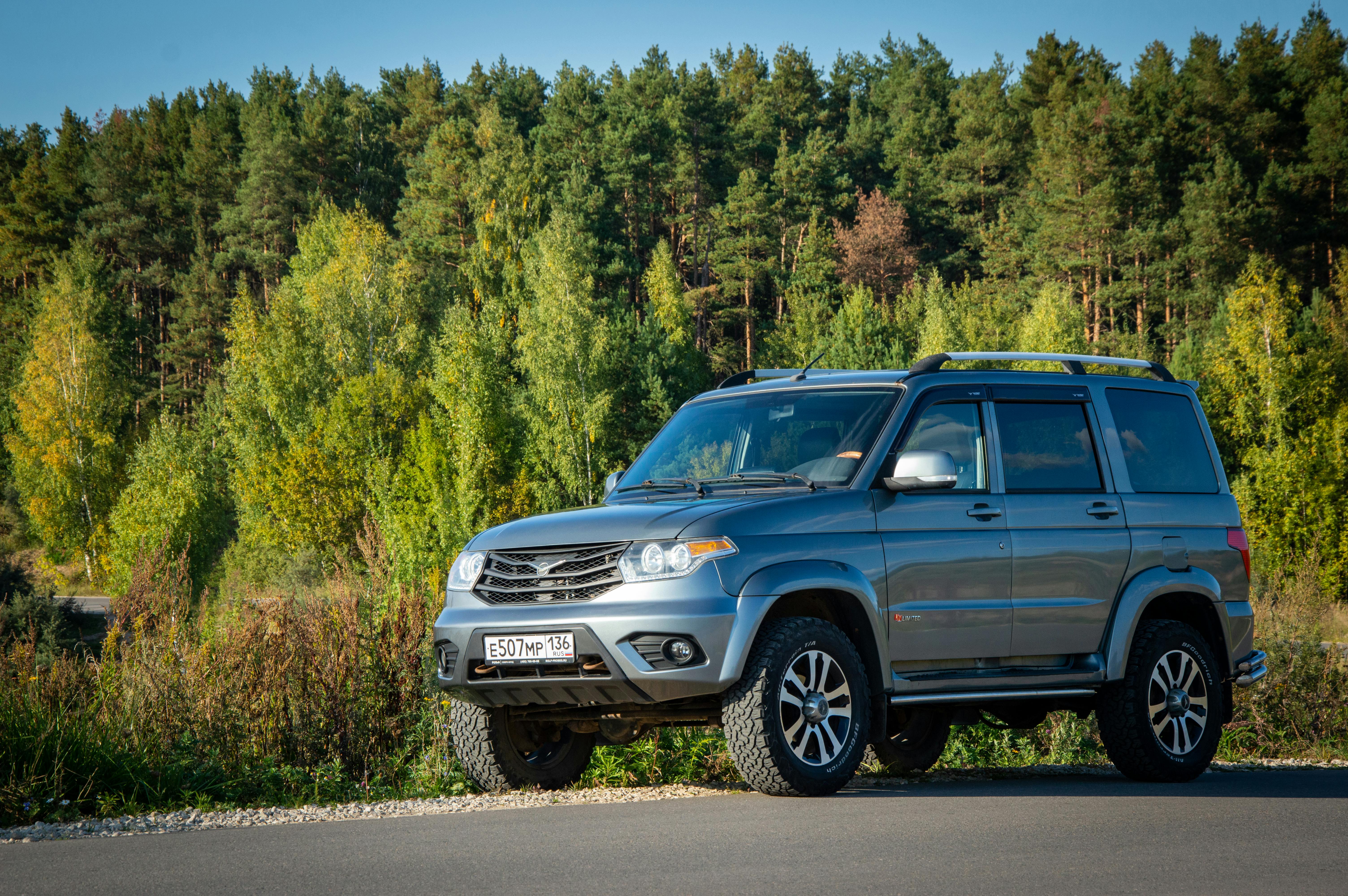 Silver UAZ Patriot Car · Free Stock Photo