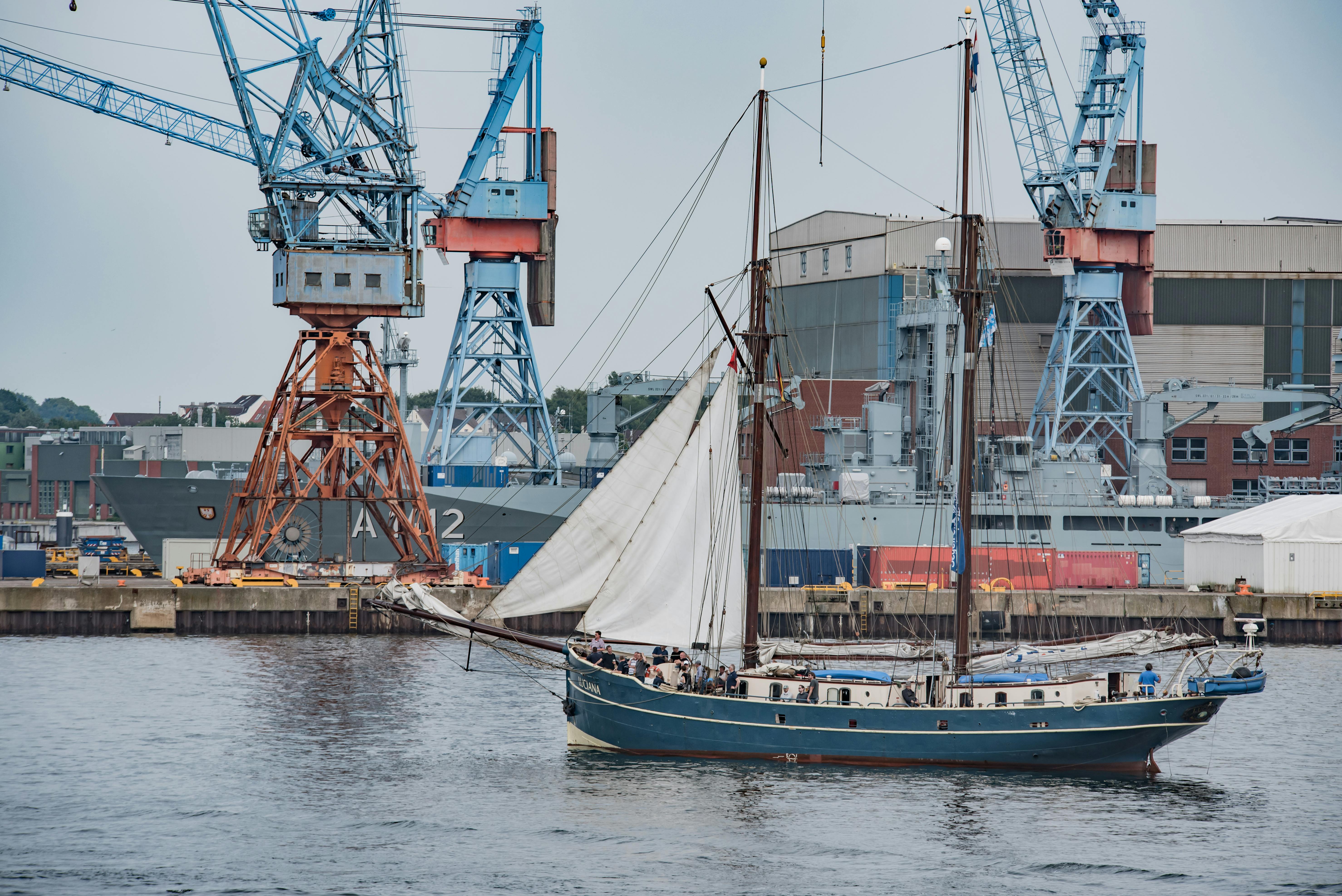Ship in Harbor · Free Stock Photo