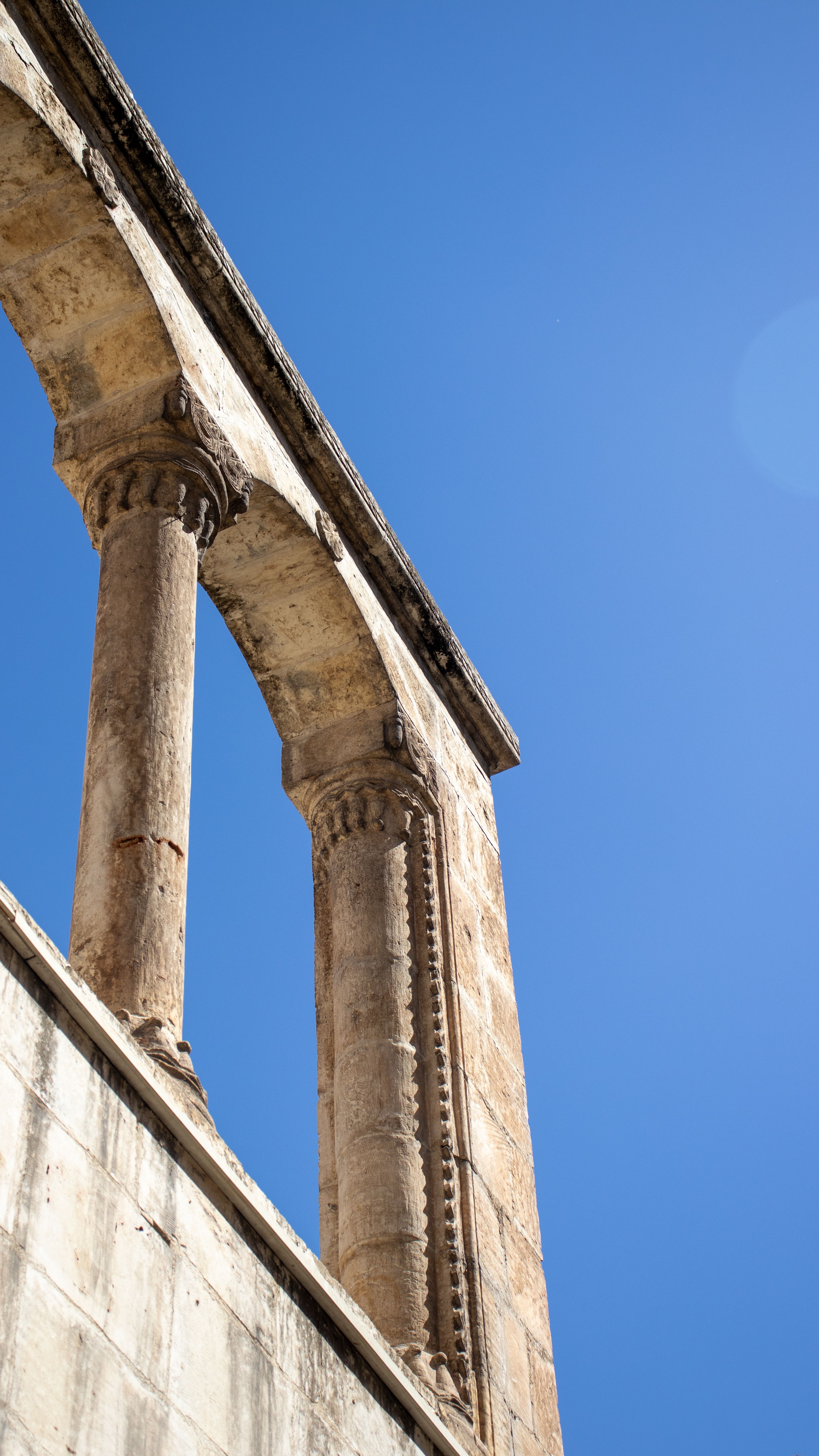 Clear Sky over Ruins · Free Stock Photo