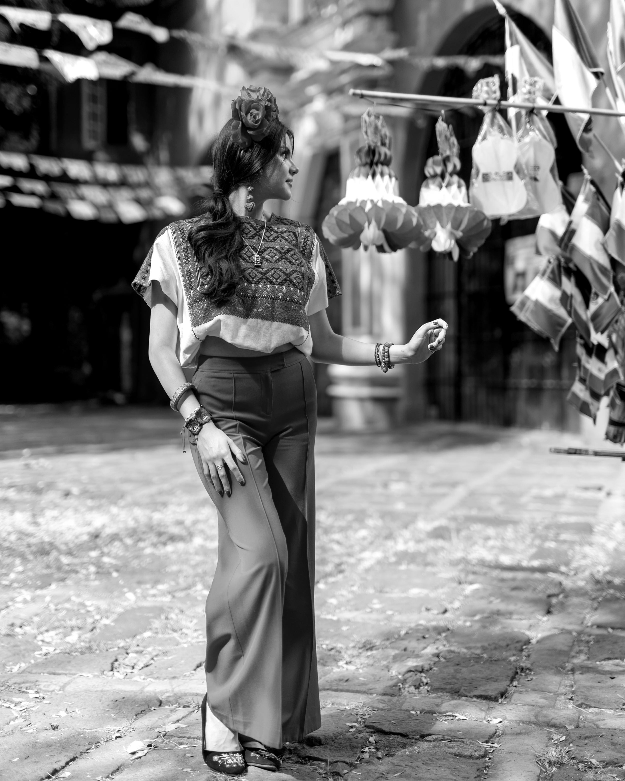 Woman In Street Photos, Download The BEST Free Woman In Street Stock ...