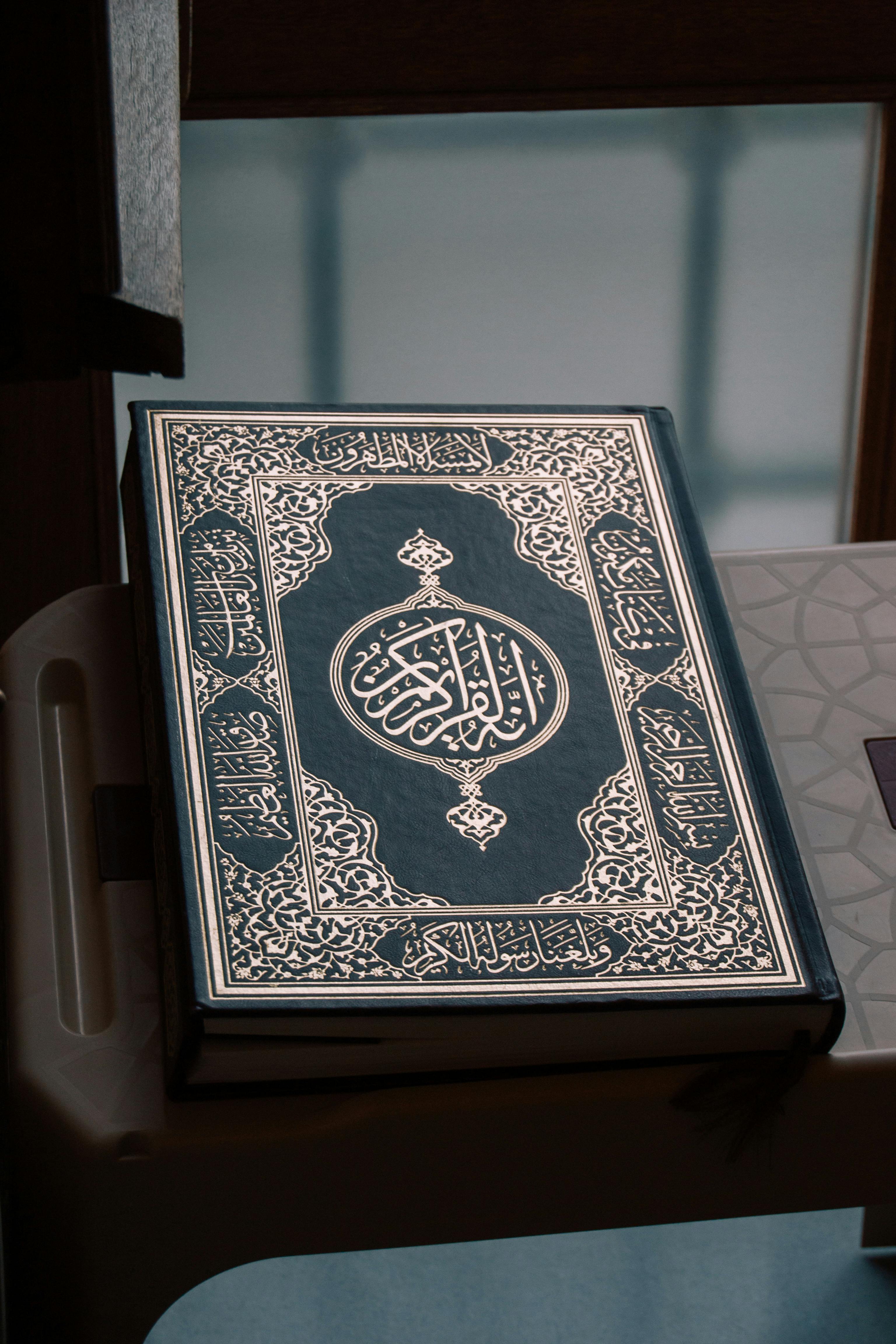 Close up of the Koran · Free Stock Photo