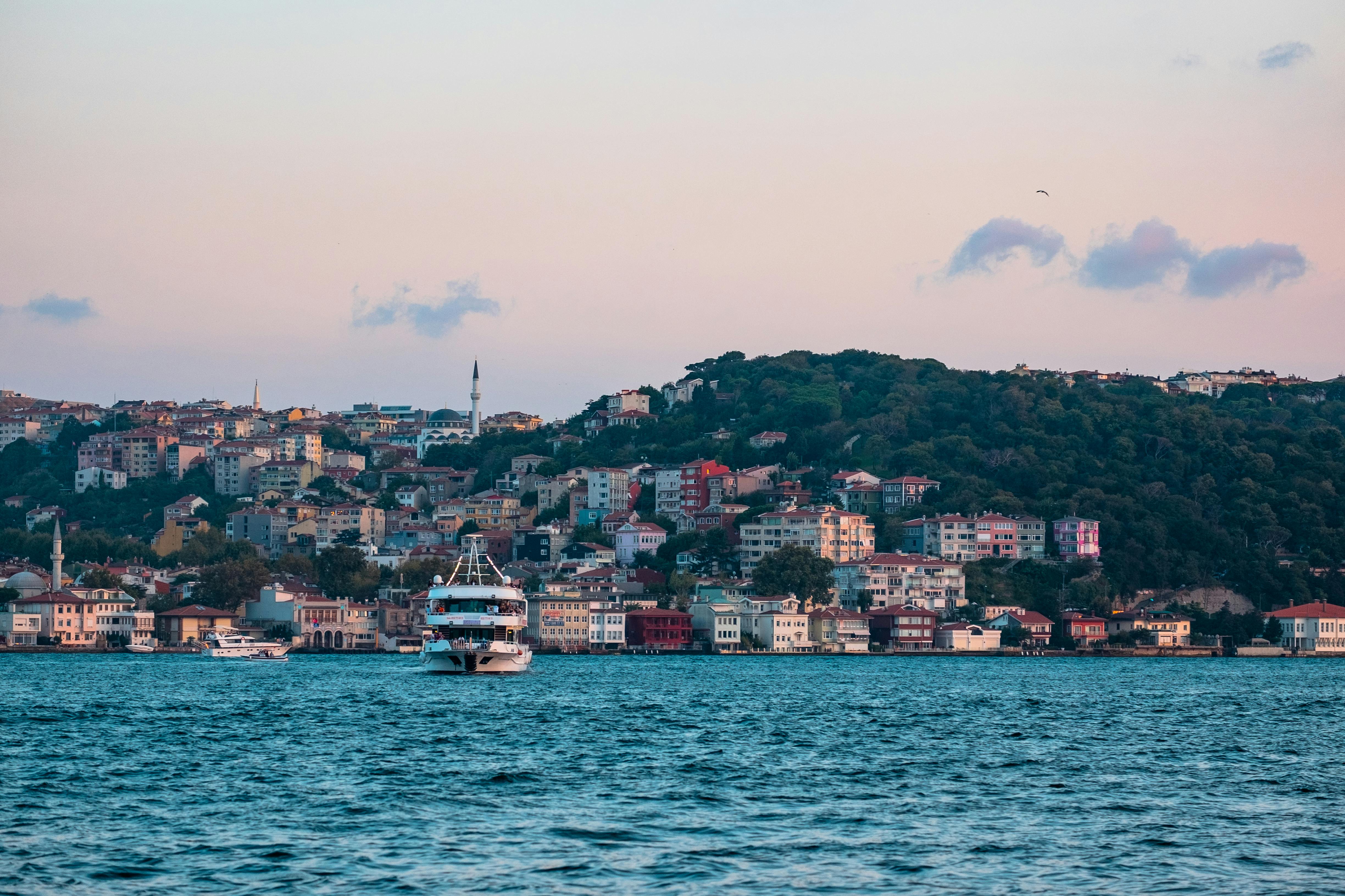 Sea Coast of Istanbul · Free Stock Photo