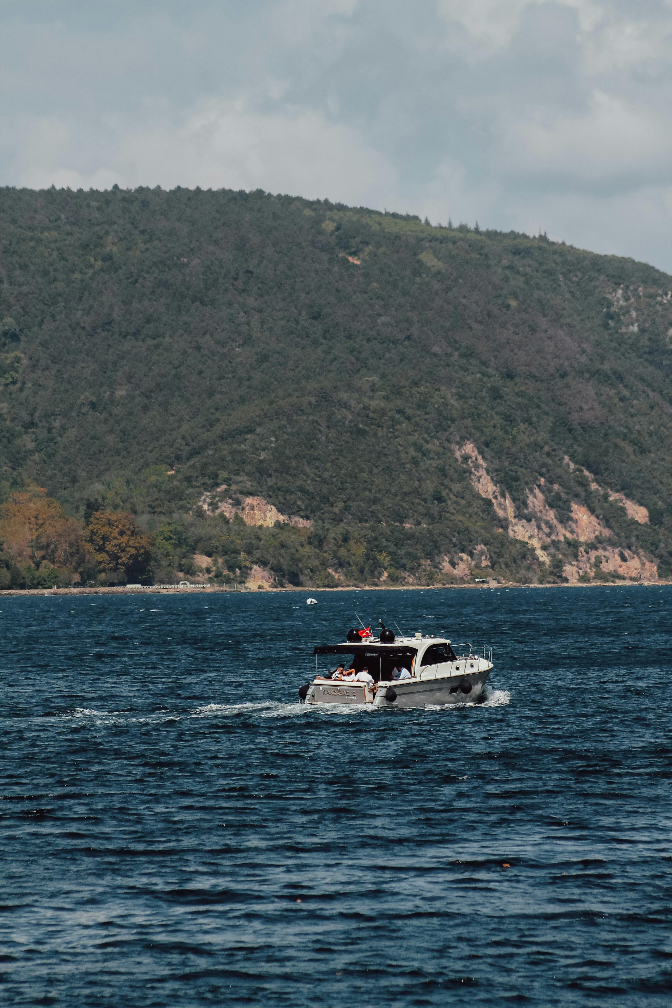 Modern Motor Boat Sailing in Sea · Free Stock Photo