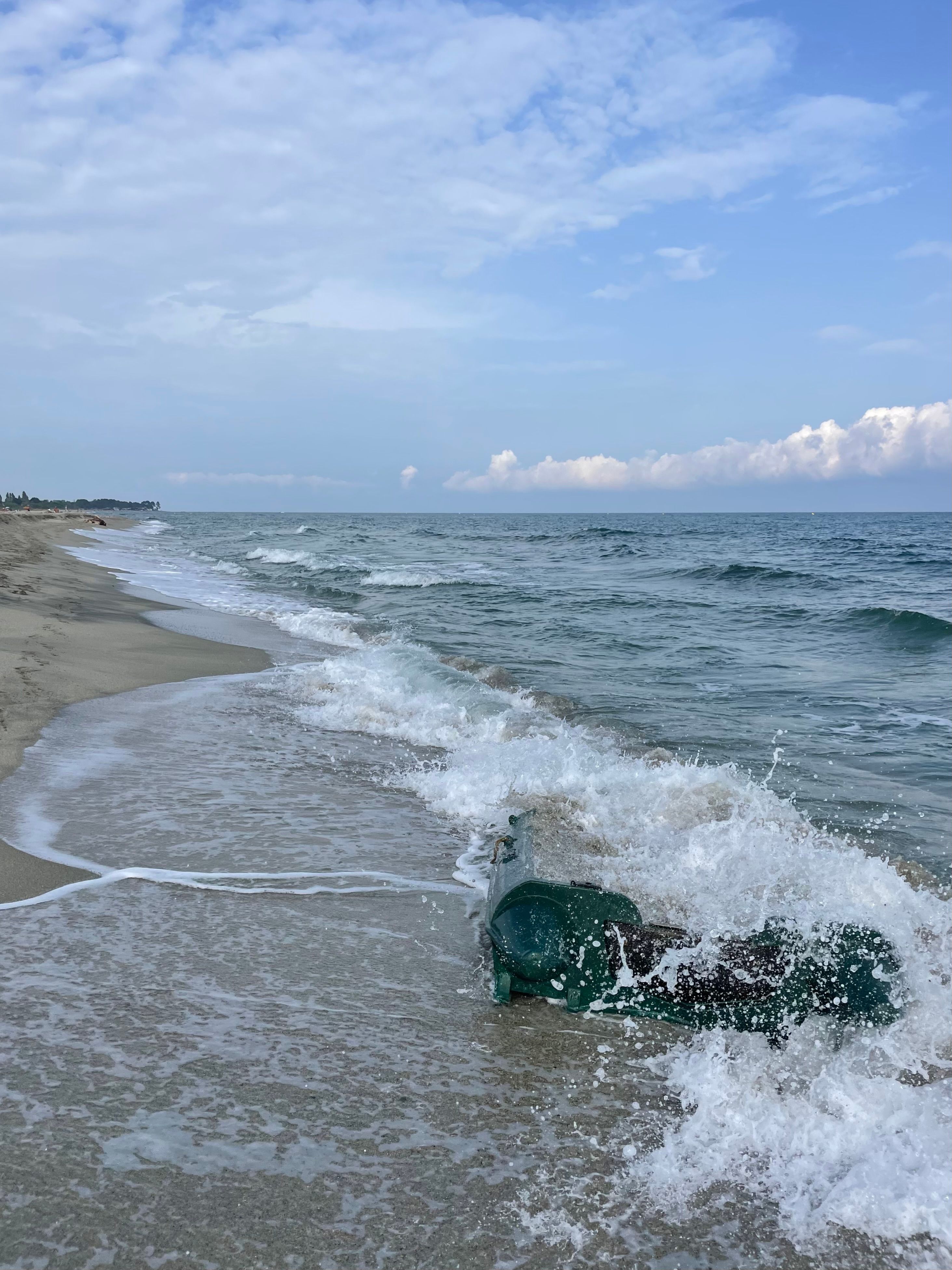 Waves Washing Up the Beach · Free Stock Photo
