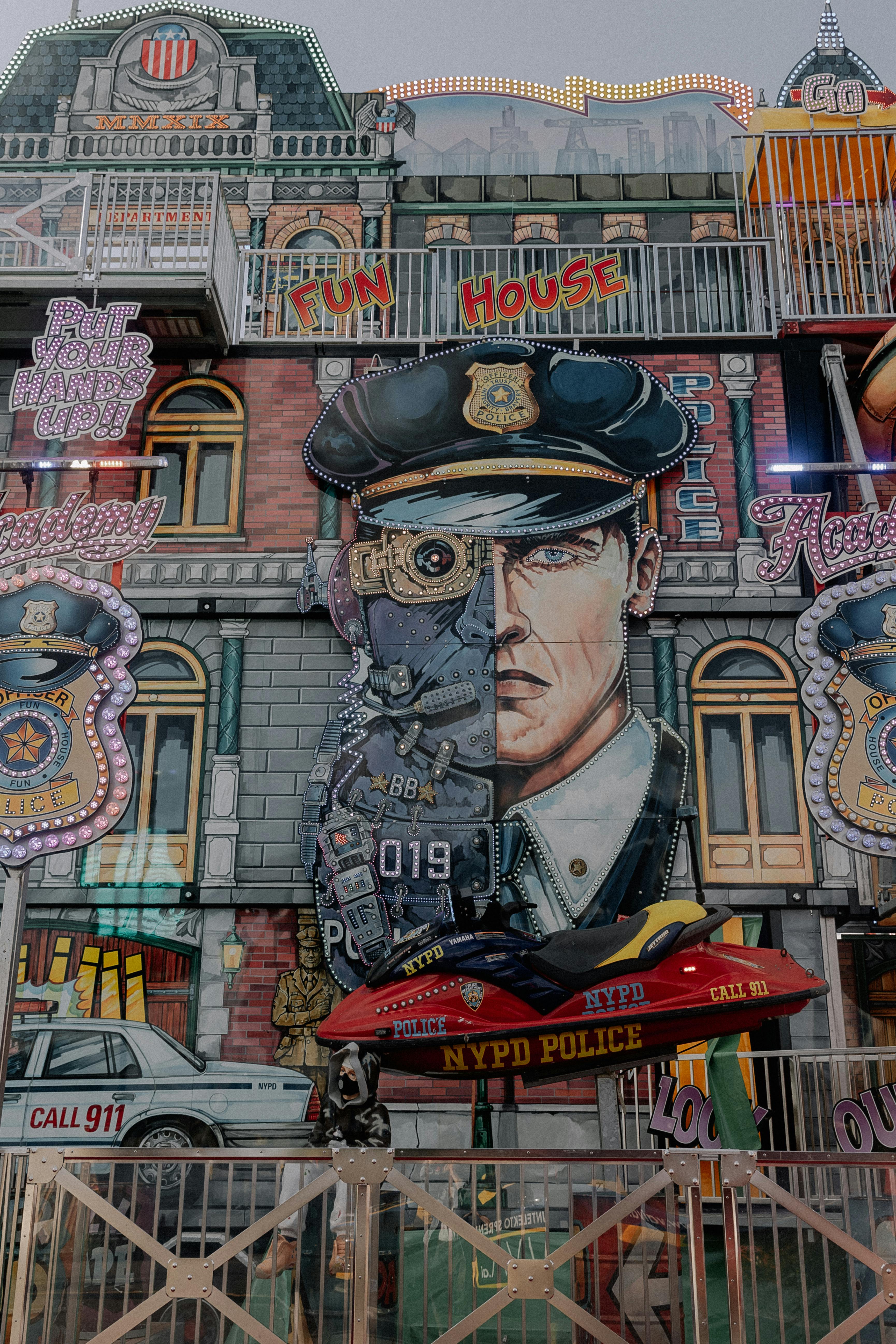 Decorated Facade of Fun House in Amusement Park · Free Stock Photo