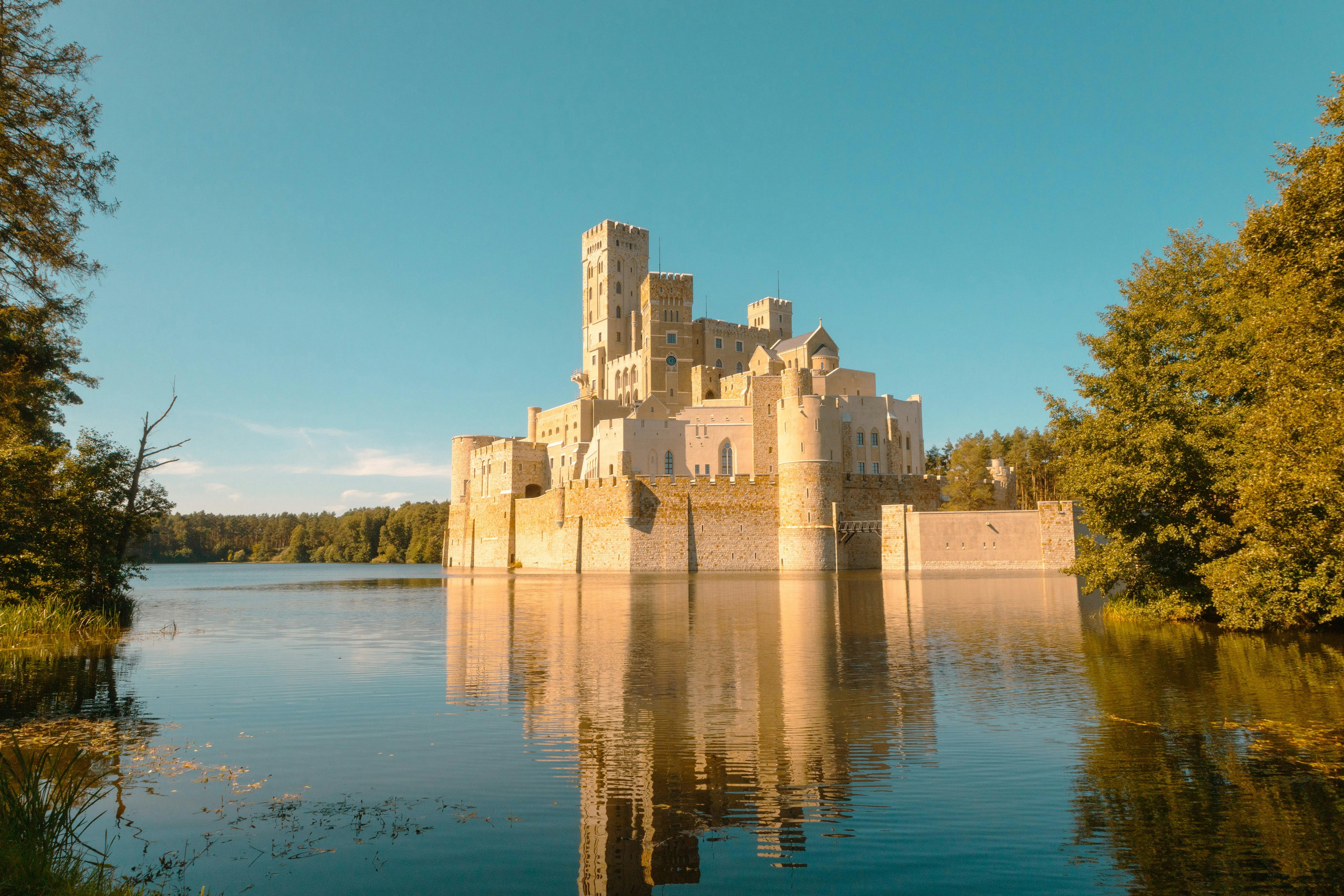 Monumental Castle by Lake · Free Stock Photo