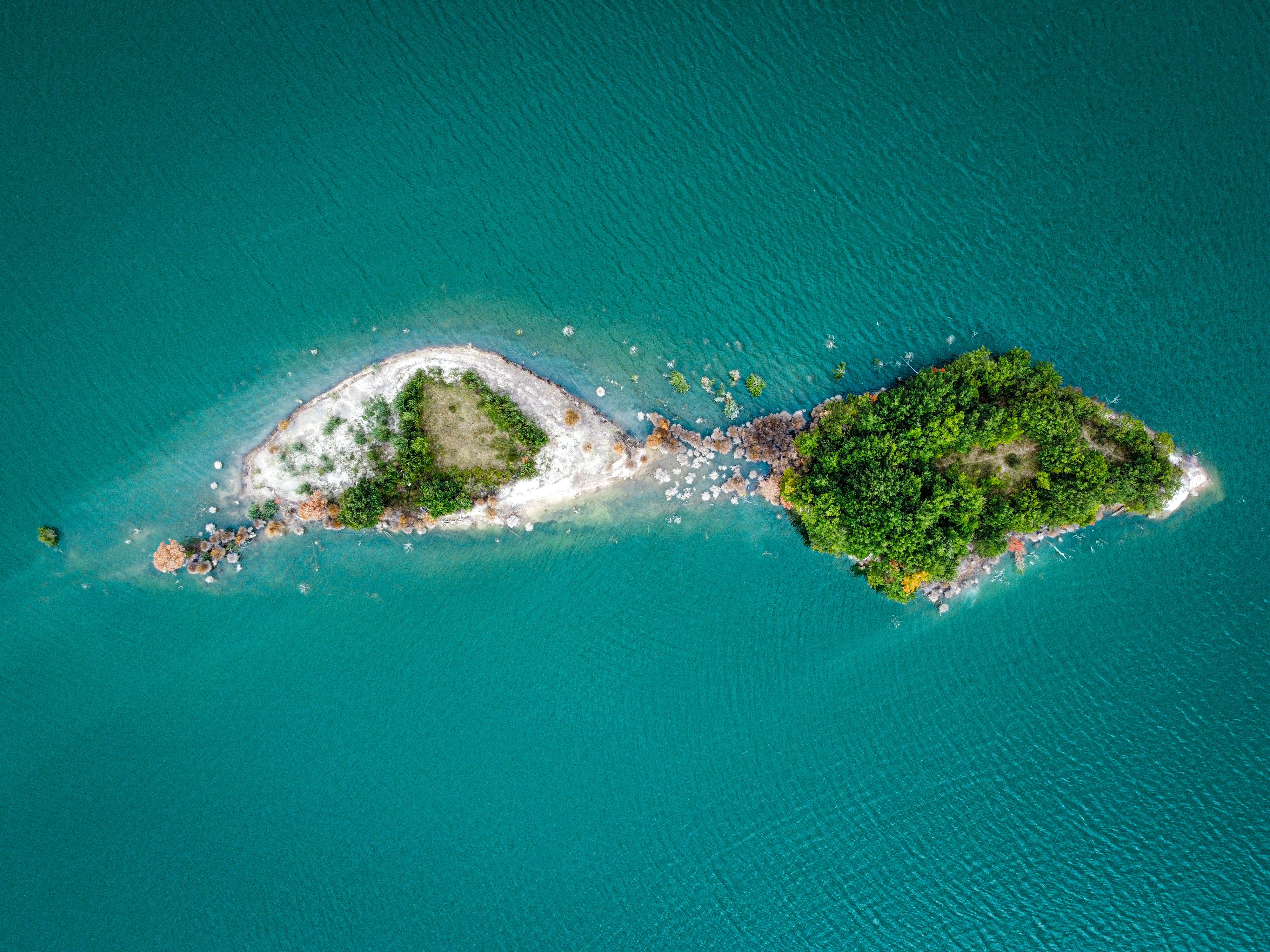 Small Islands on Sea Shore · Free Stock Photo