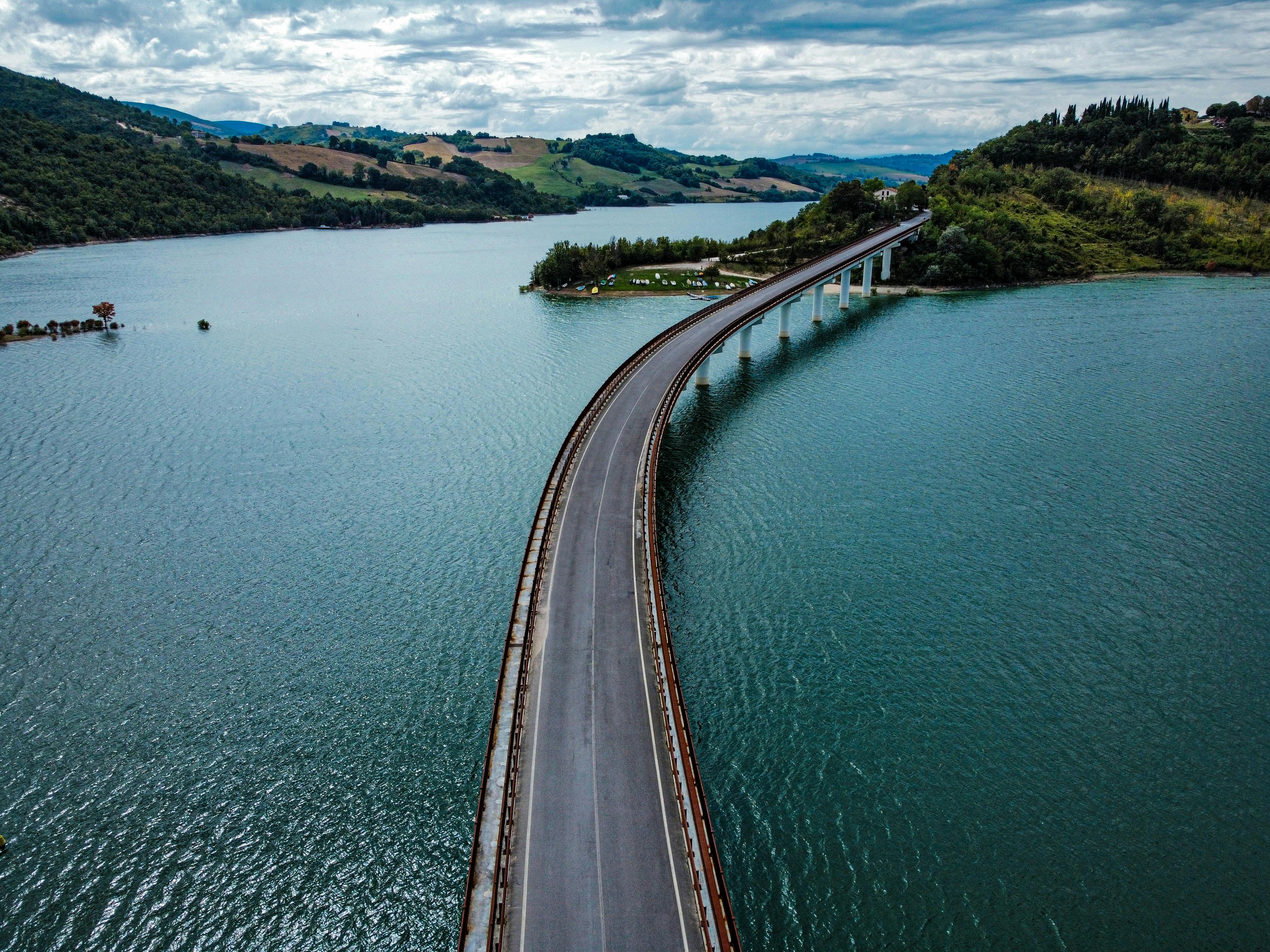Road over River · Free Stock Photo