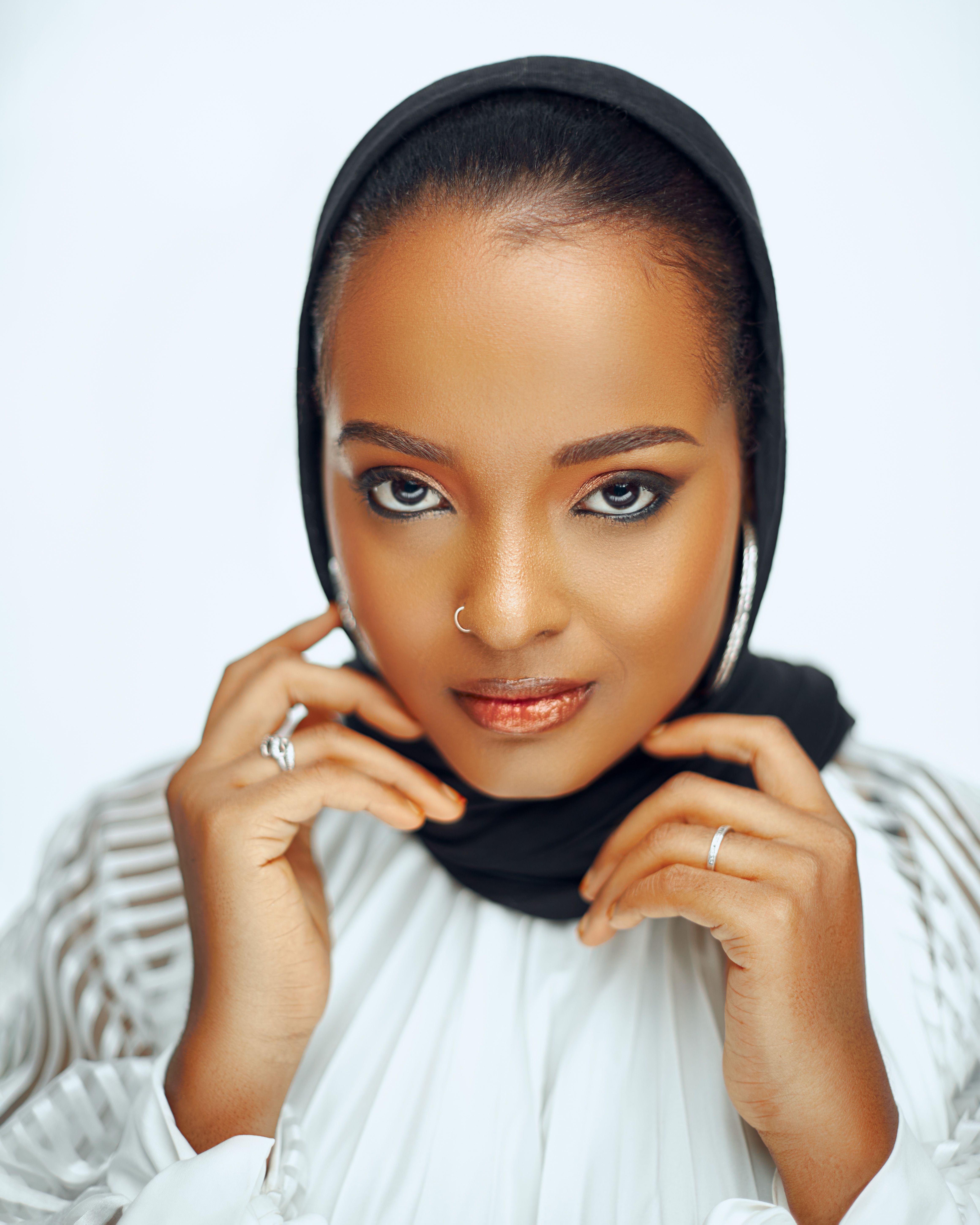 Elegant Model in Headscarf · Free Stock Photo