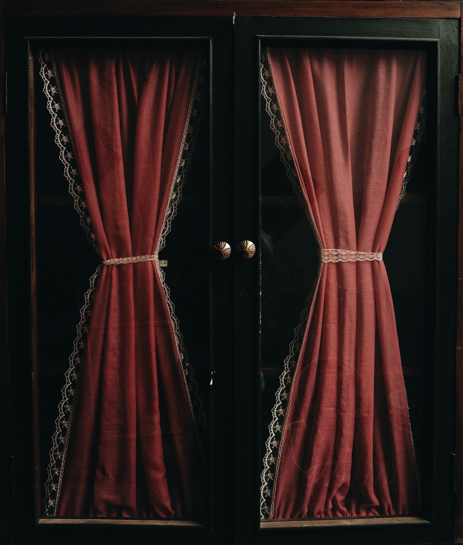 Red Curtains Photos, Download The BEST Free Red Curtains Stock Photos ...