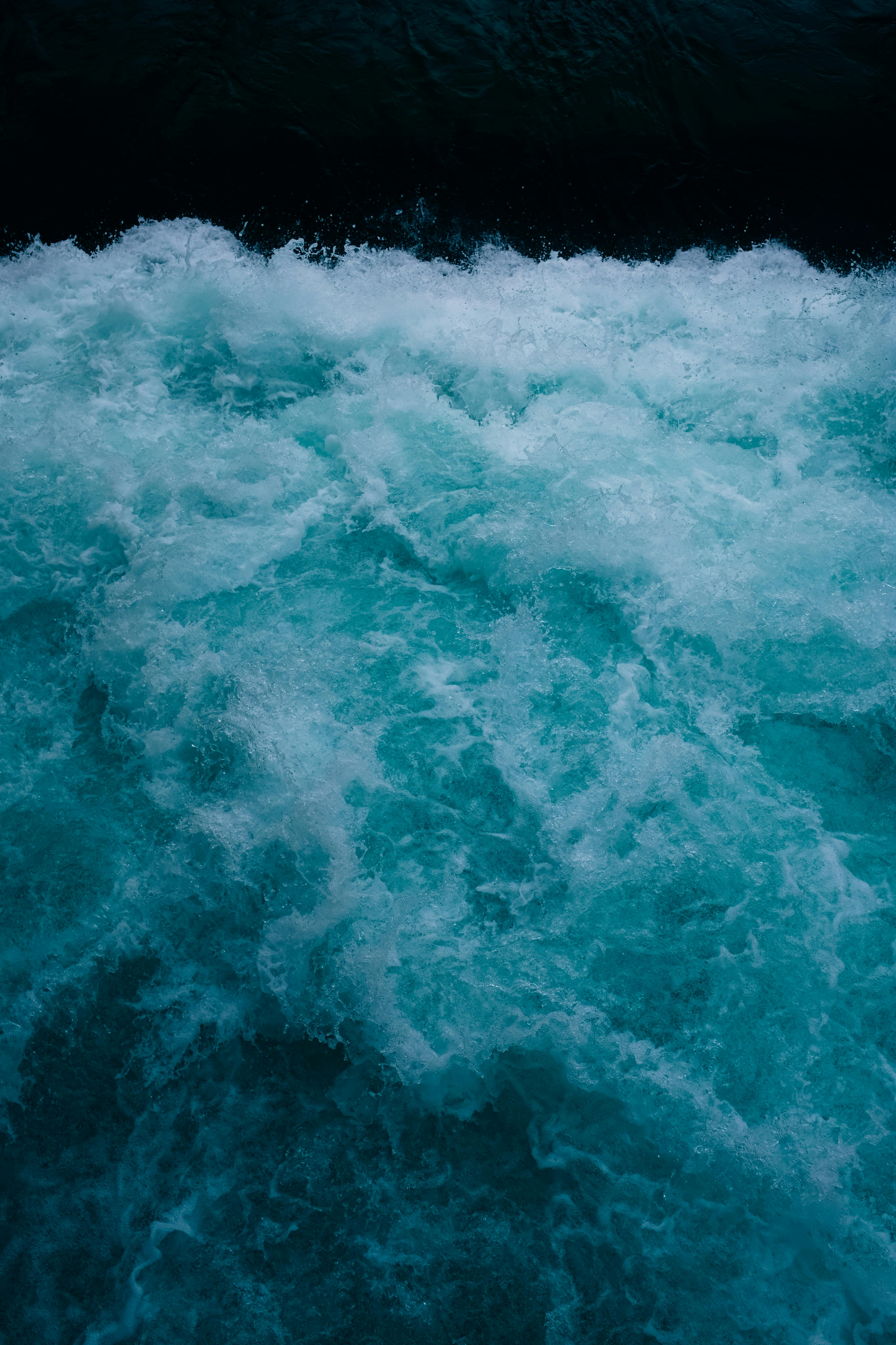 Rough Water Texture with Foam · Free Stock Photo