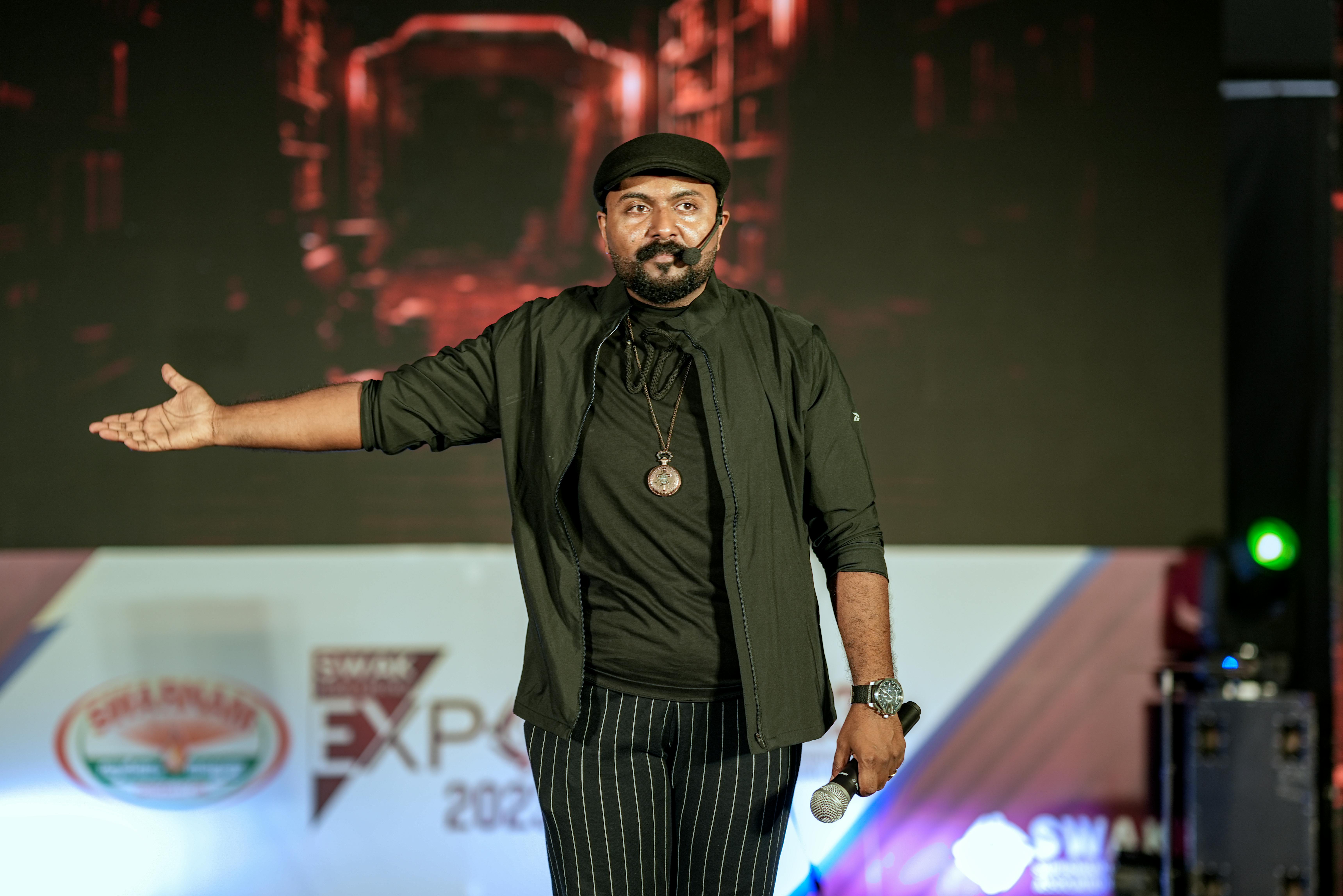 Nipin Niravath - 写真