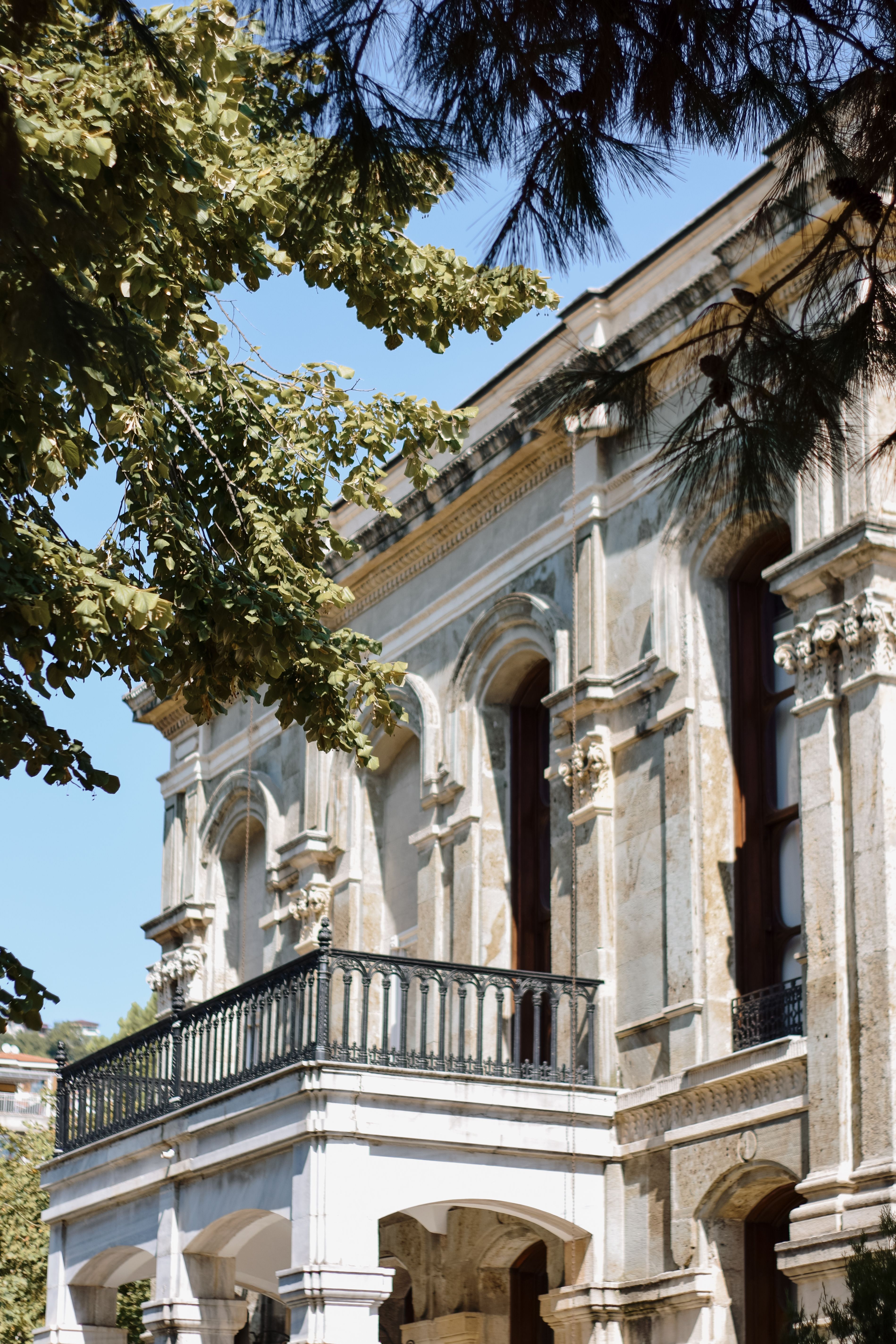 Floor and Balcony of a Green Marble Building · Free Stock Photo
