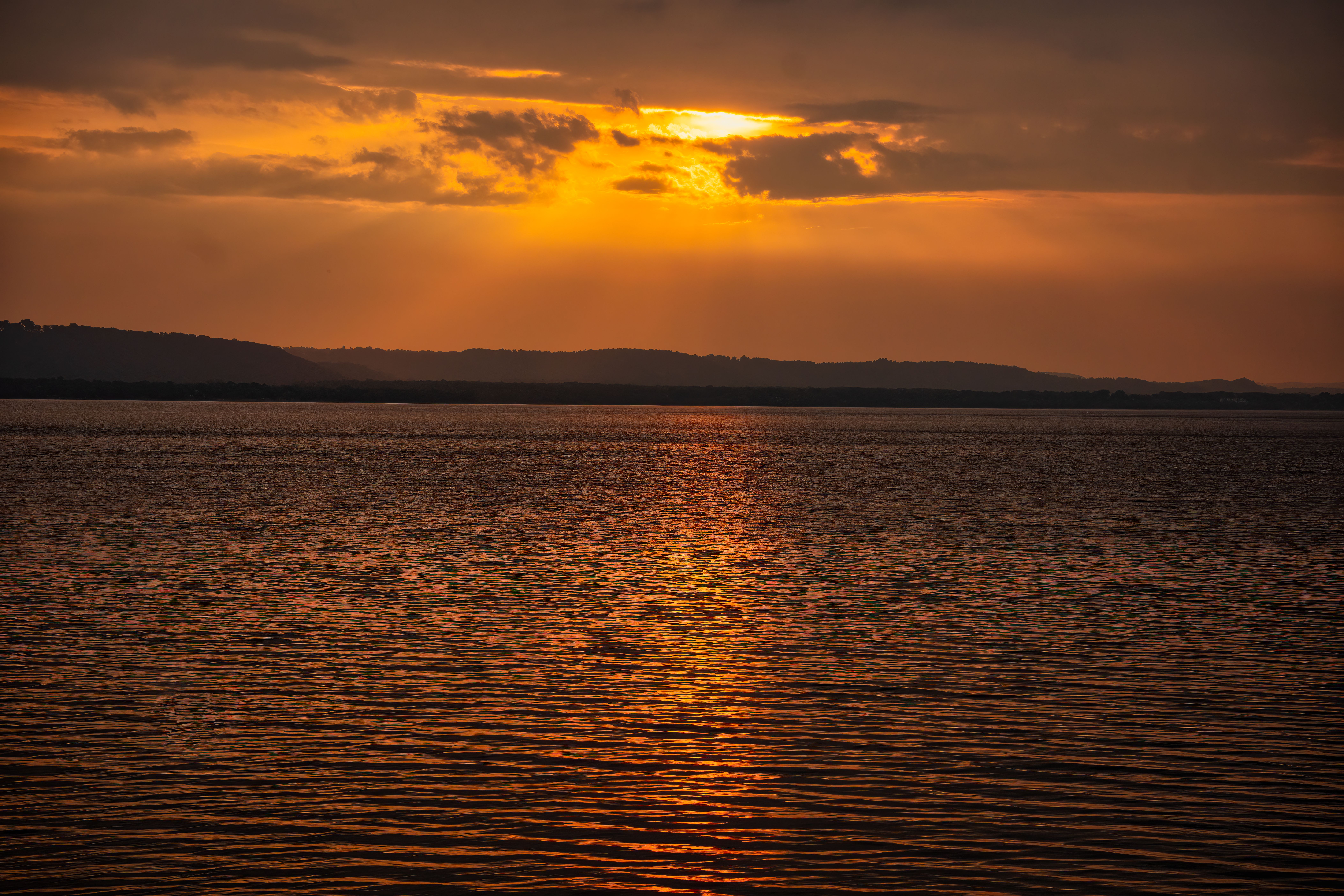 Golden Sunset Over the Coast · Free Stock Photo