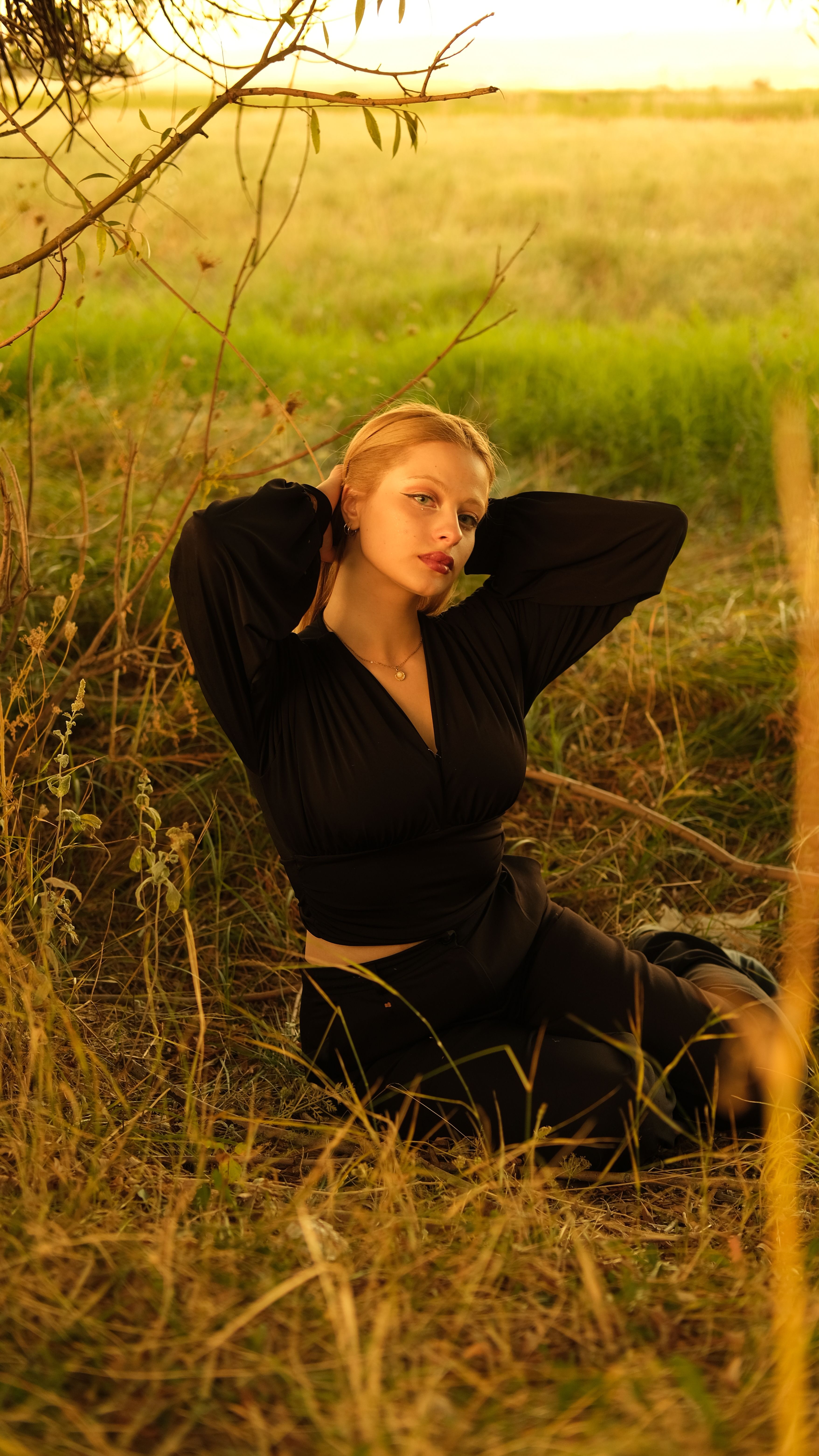 Kneeling Grabbing Ankles Photos, Download The BEST Free Kneeling ...