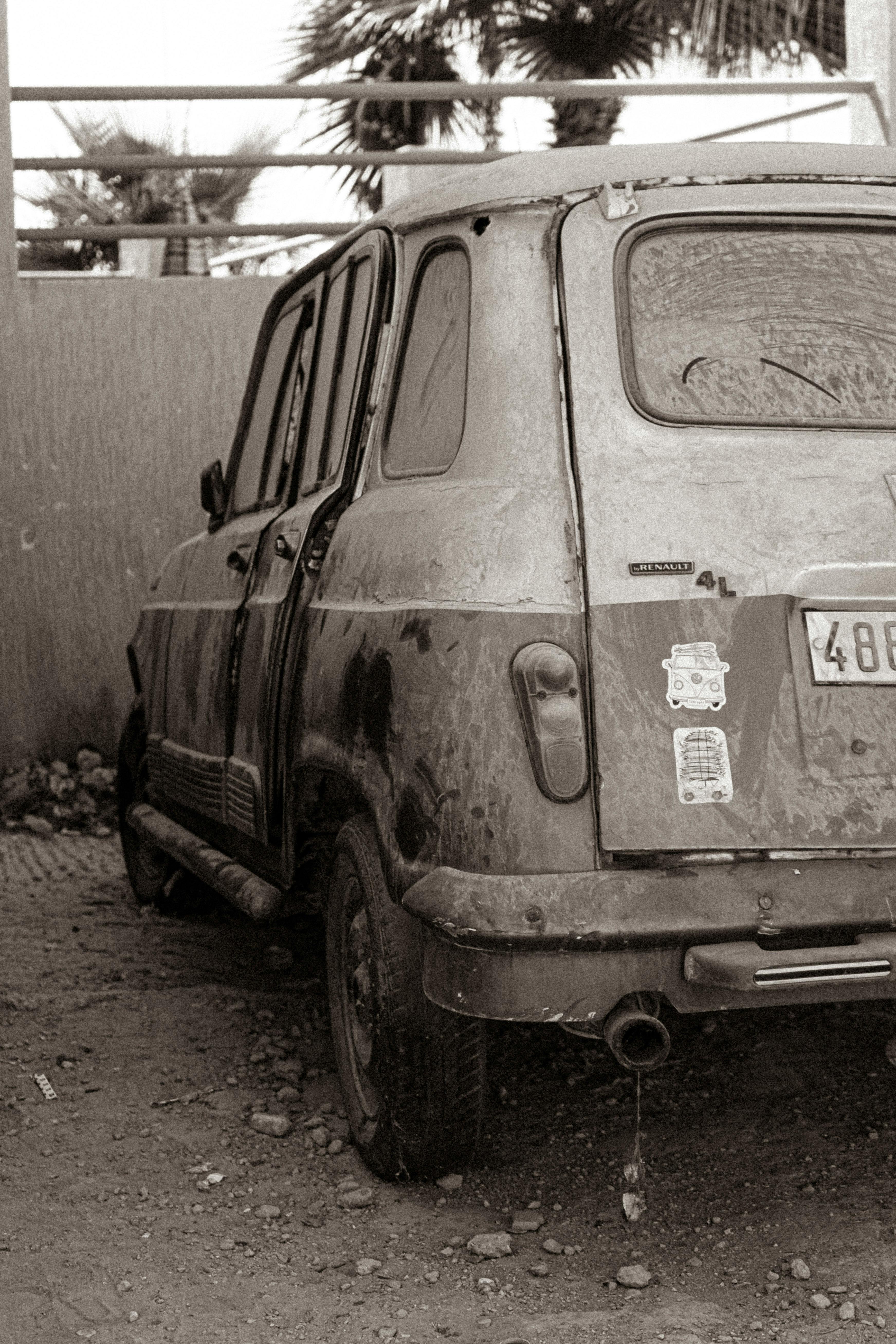 Vintage Renault 4 · Free Stock Photo
